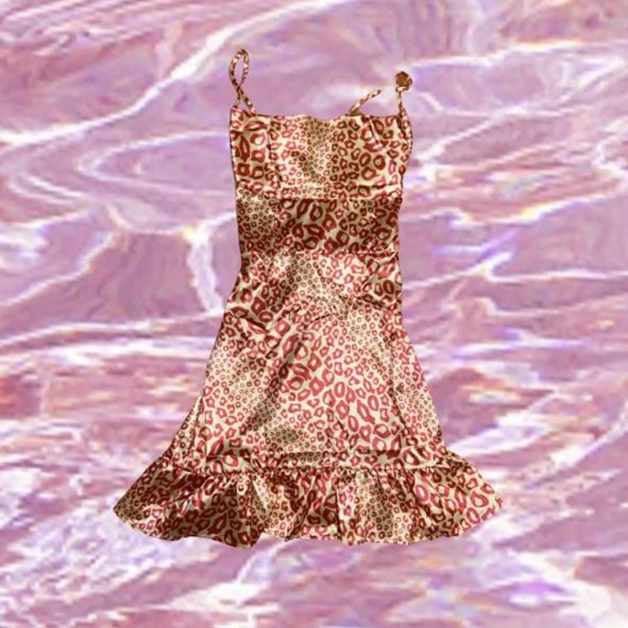 Adorable y2k pink and cream cheetah print sleeveless... - Depop