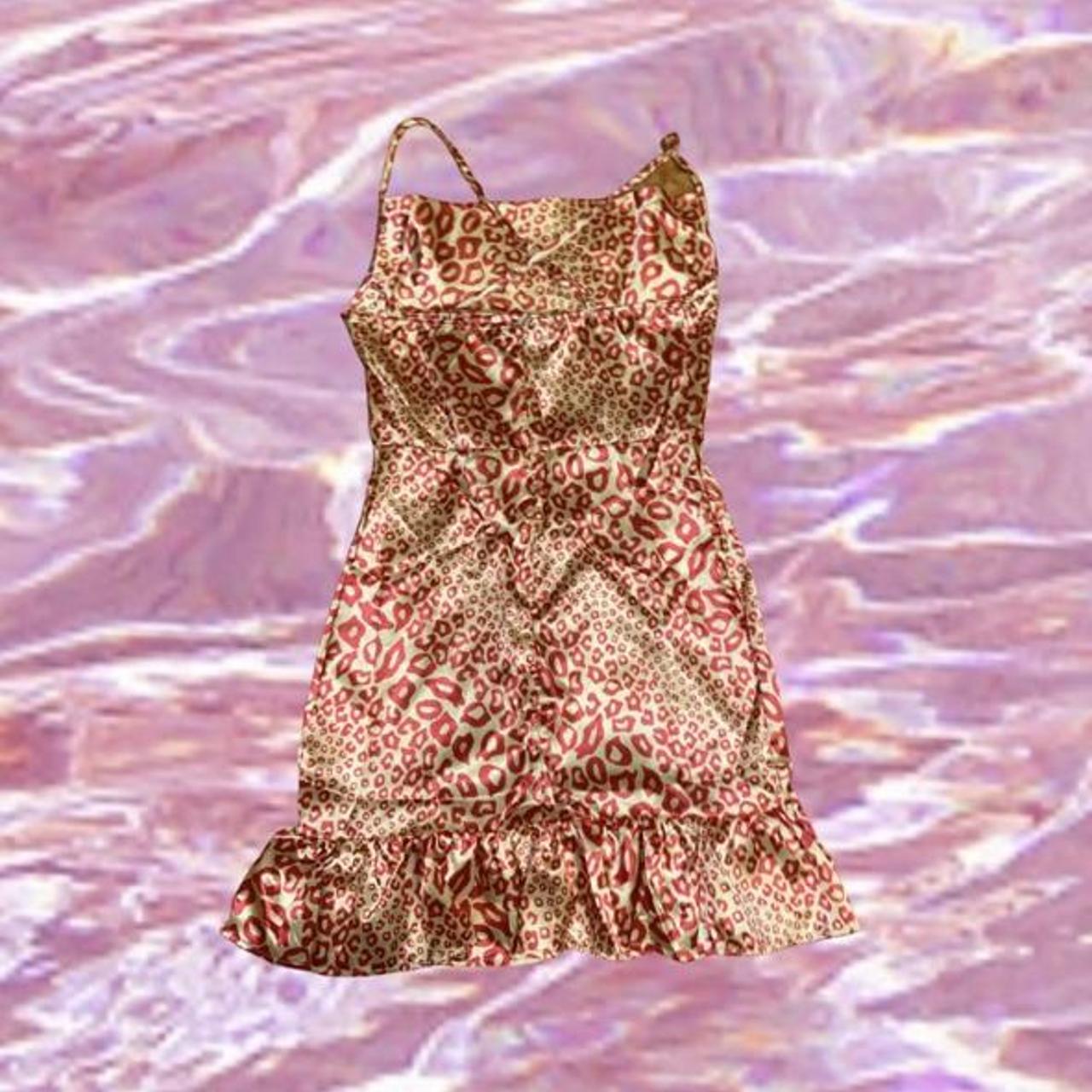 Adorable y2k pink and cream cheetah print sleeveless... - Depop