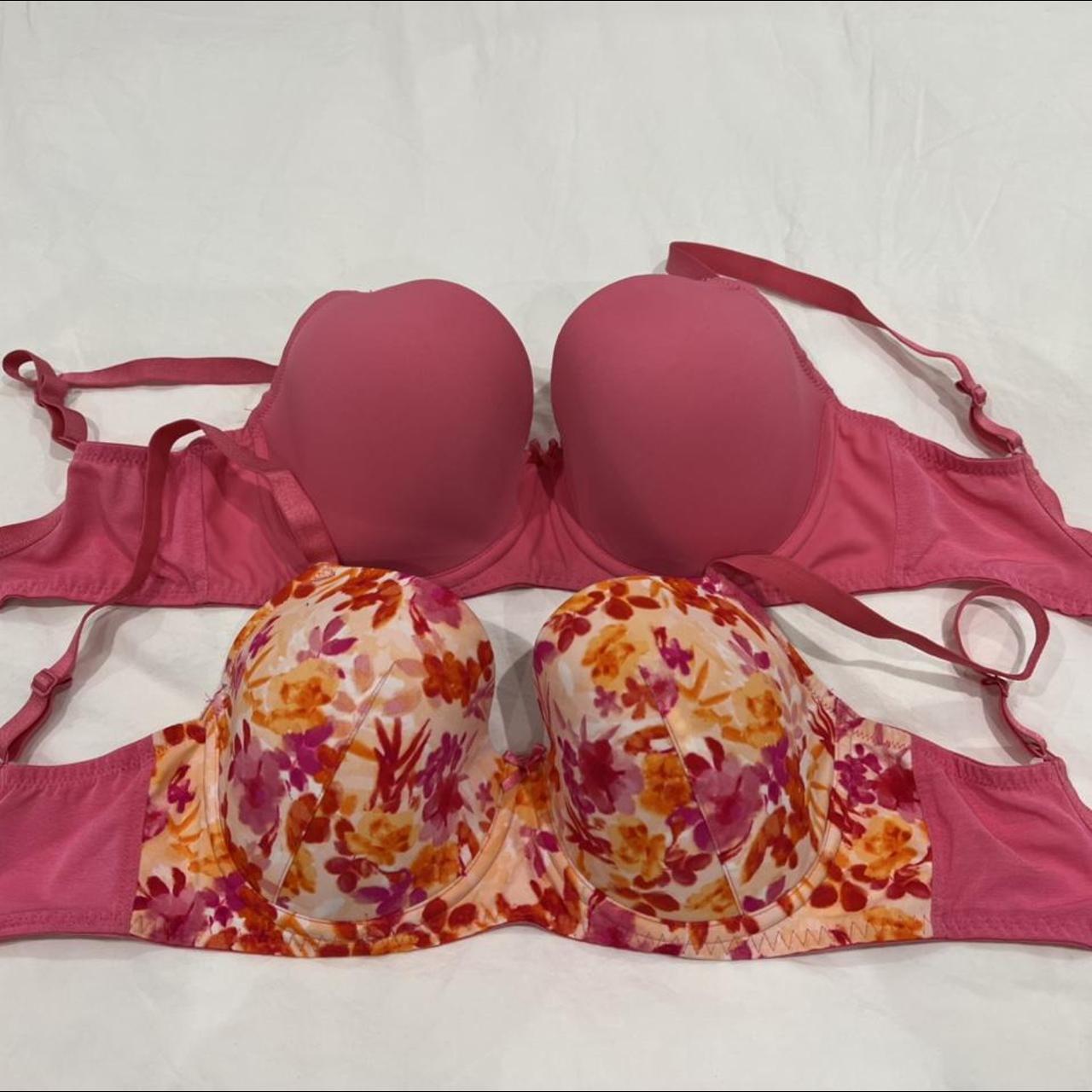 Set of two bras both size 32F - Depop