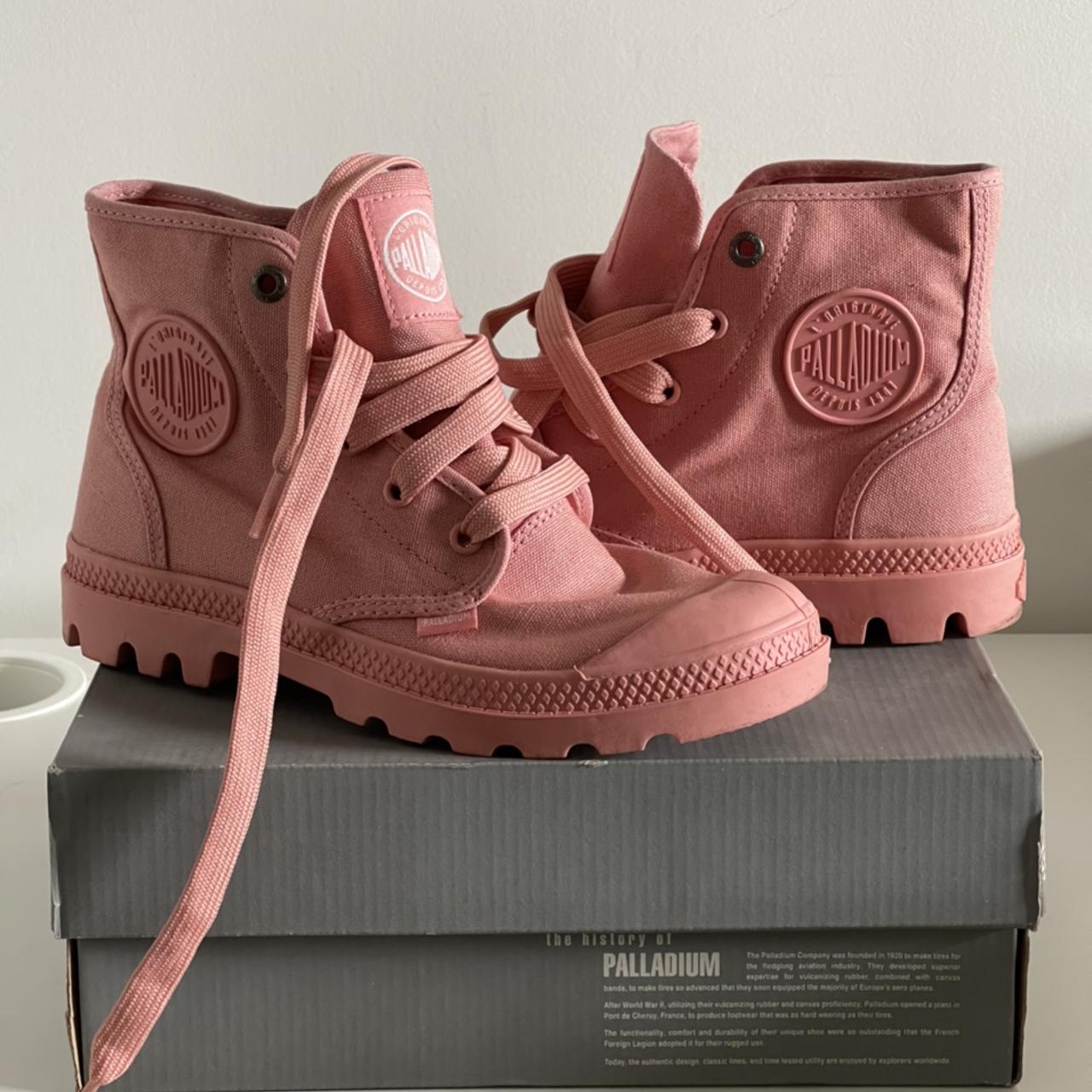 Palladium Women's Pink Boots | Depop