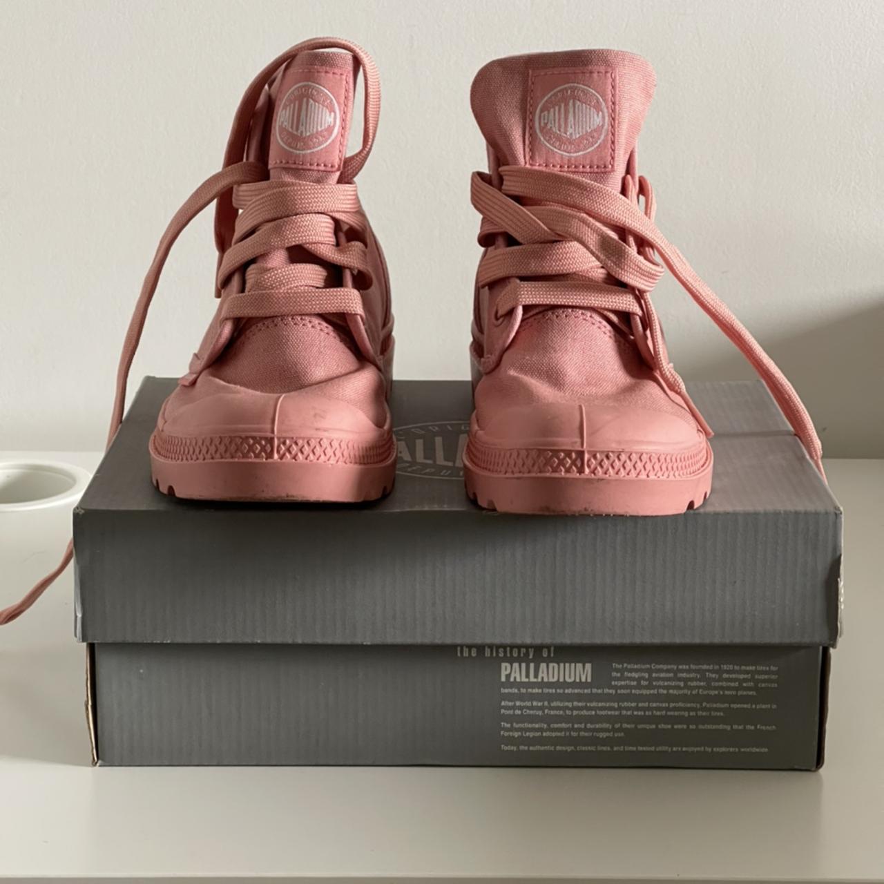 Palladium Women's Pink Boots | Depop