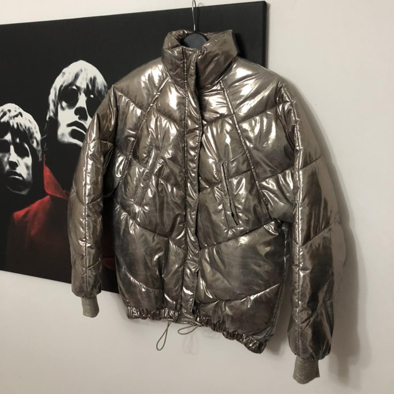 Amazing H&M puffa jacket , in a shiny silver colour... - Depop