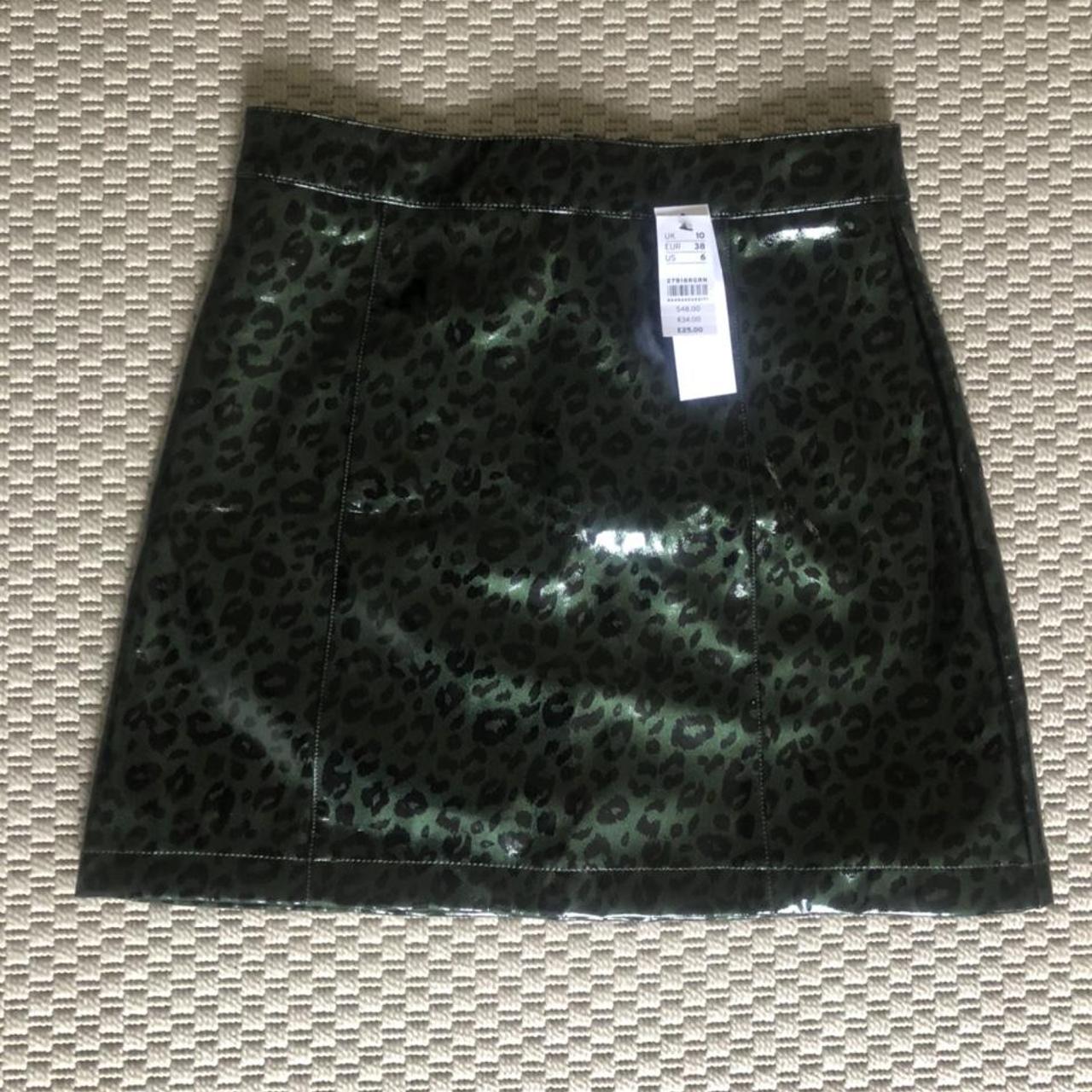 Topshop vinyl leopard print skirt – brand new with... - Depop