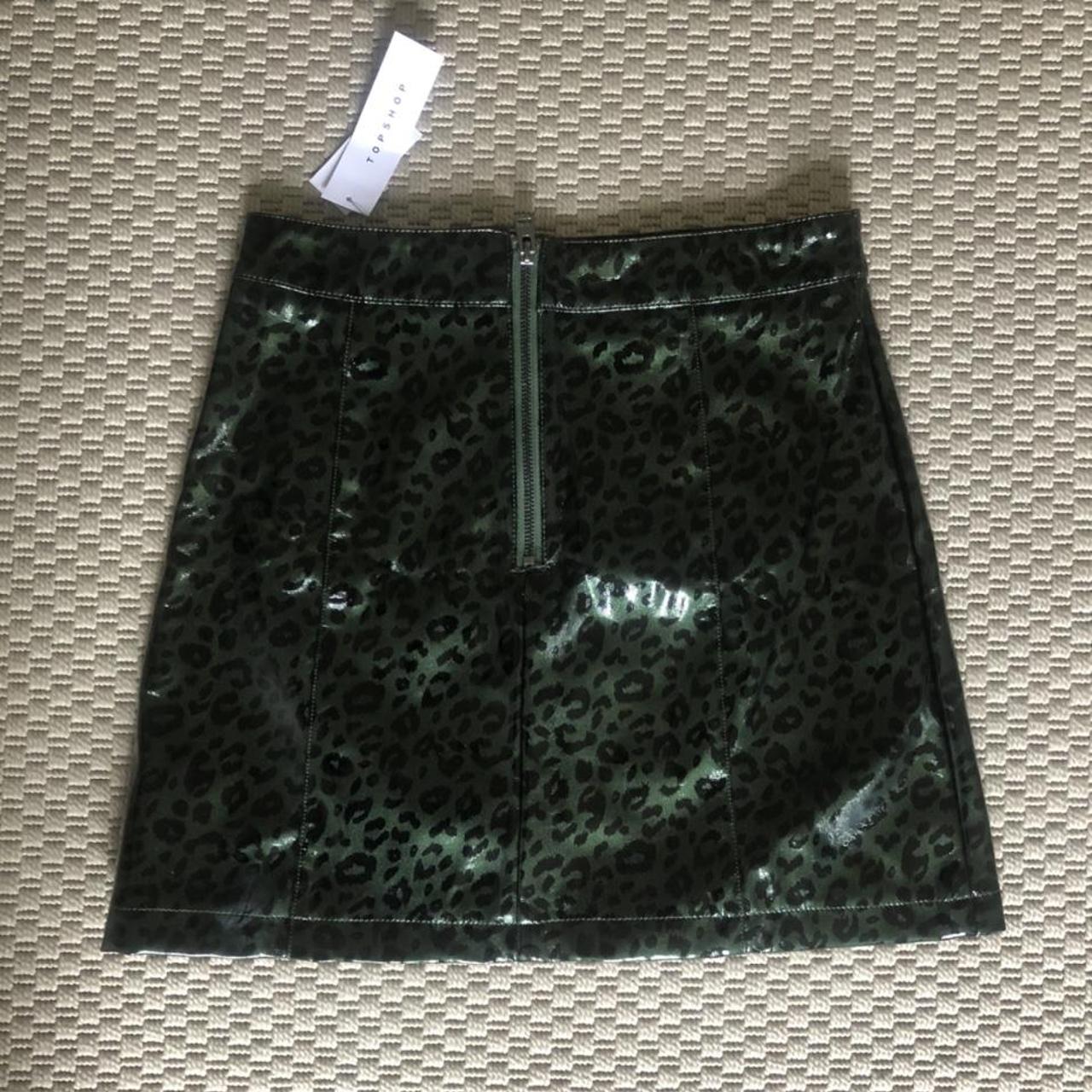 Topshop vinyl leopard print skirt – brand new with... - Depop
