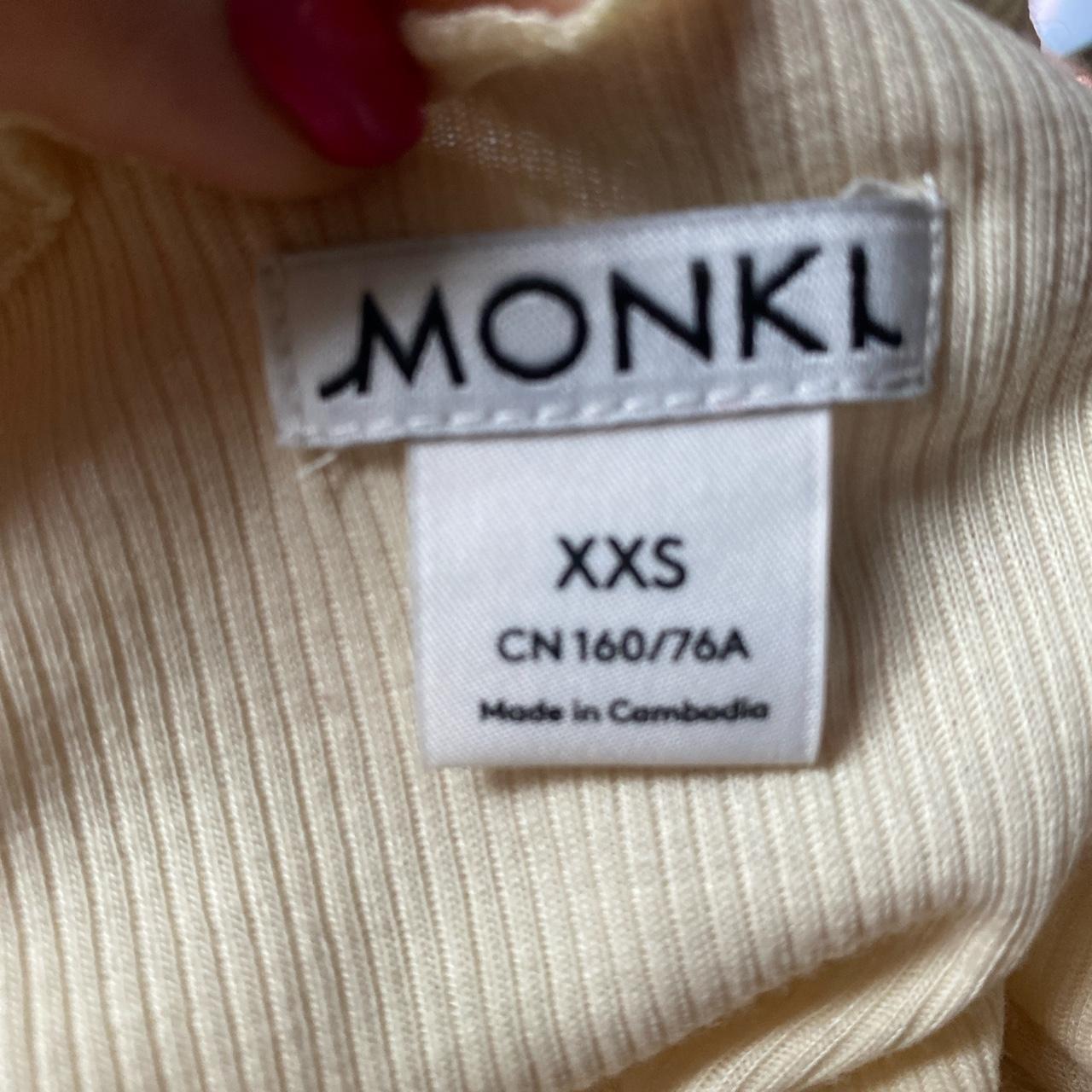 Monki Women's Yellow Crop-top | Depop