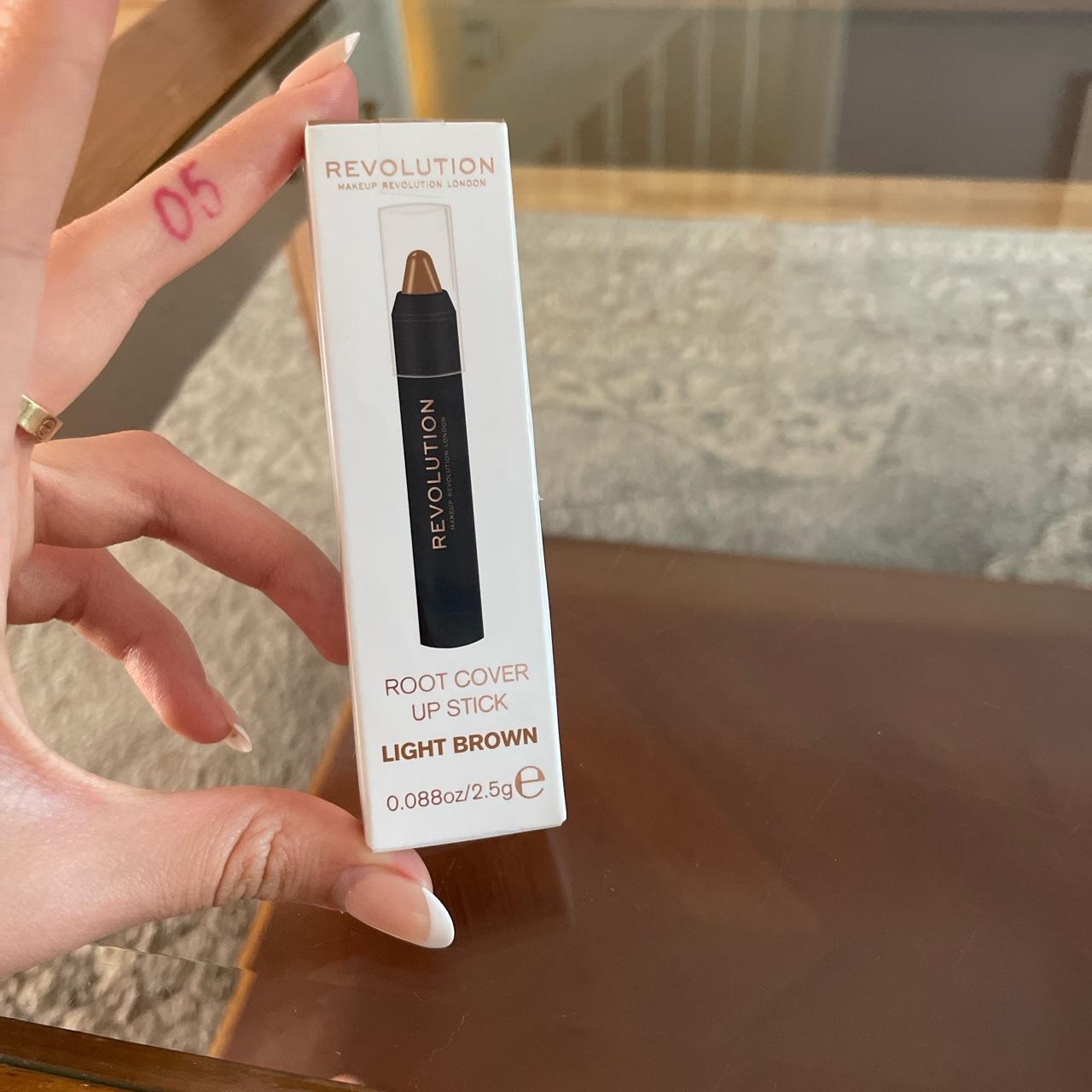 Revolution root cover up stick Shade: light brown - Depop