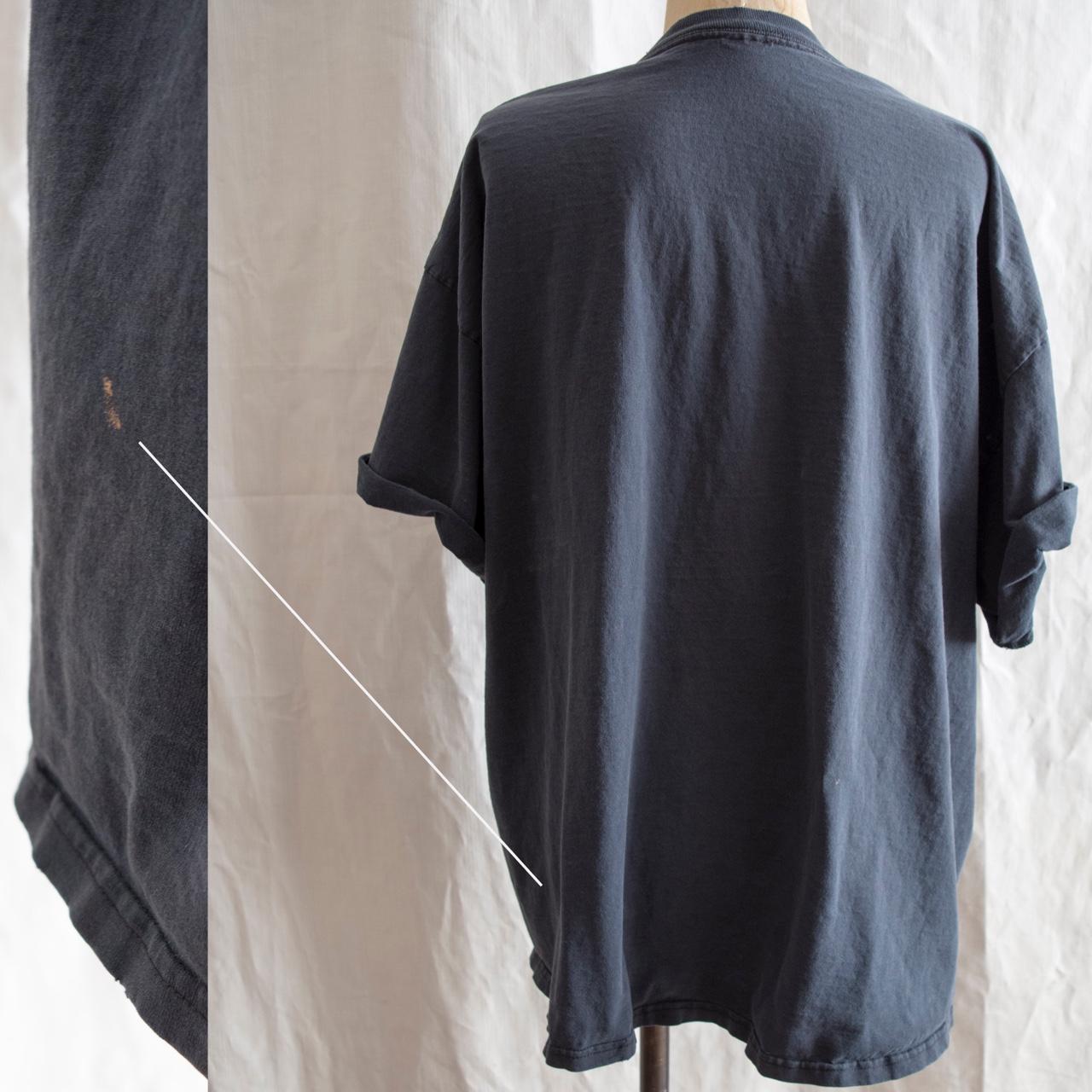 Vintage Willie Nelson middle finger flipping off... - Depop