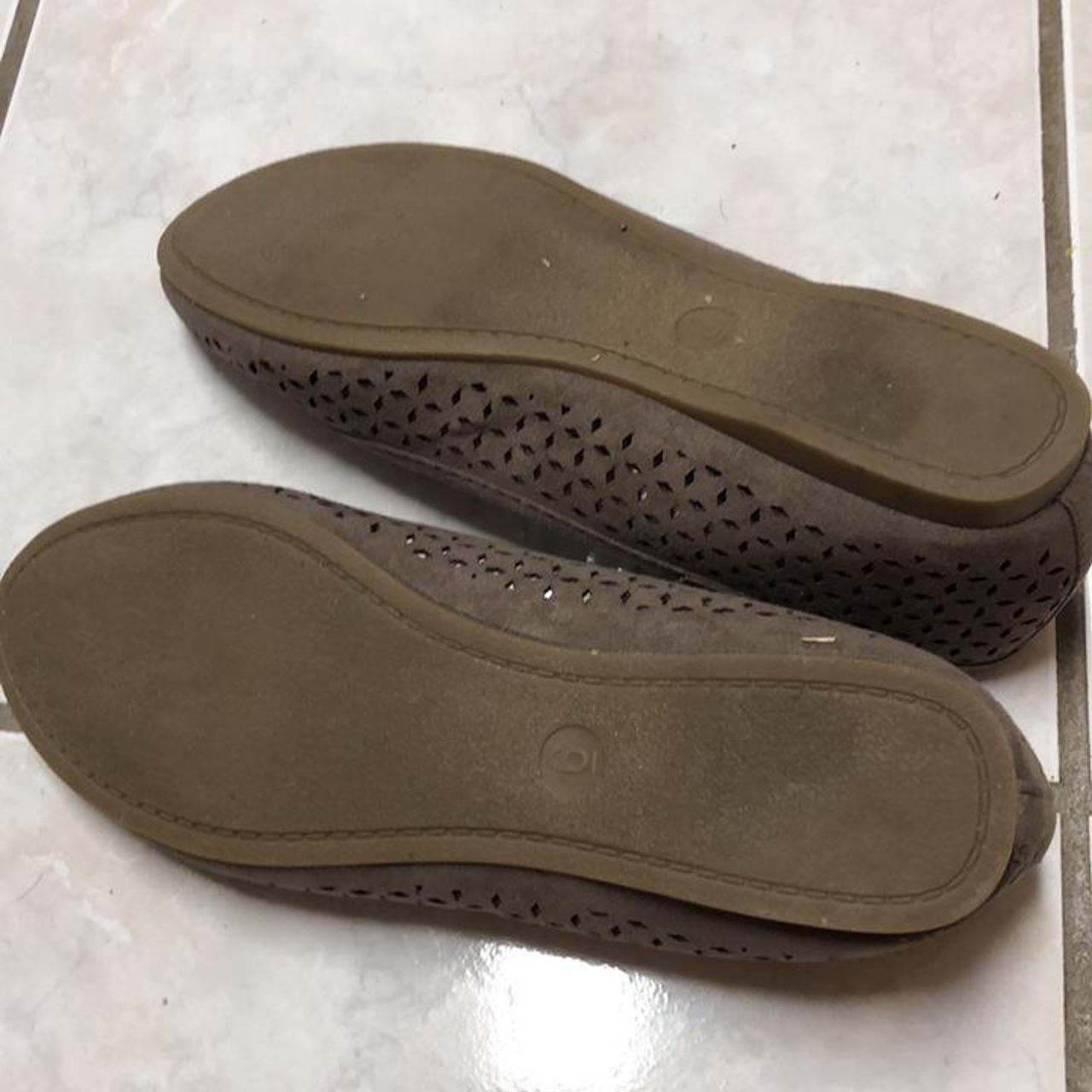 Universal Thread Women's Tan and Khaki Ballet-shoes | Depop