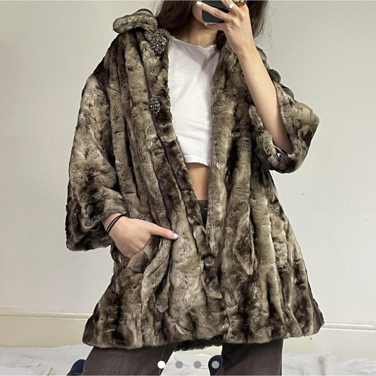 beautiful vintage faux fur brown beige flec flur... - Depop