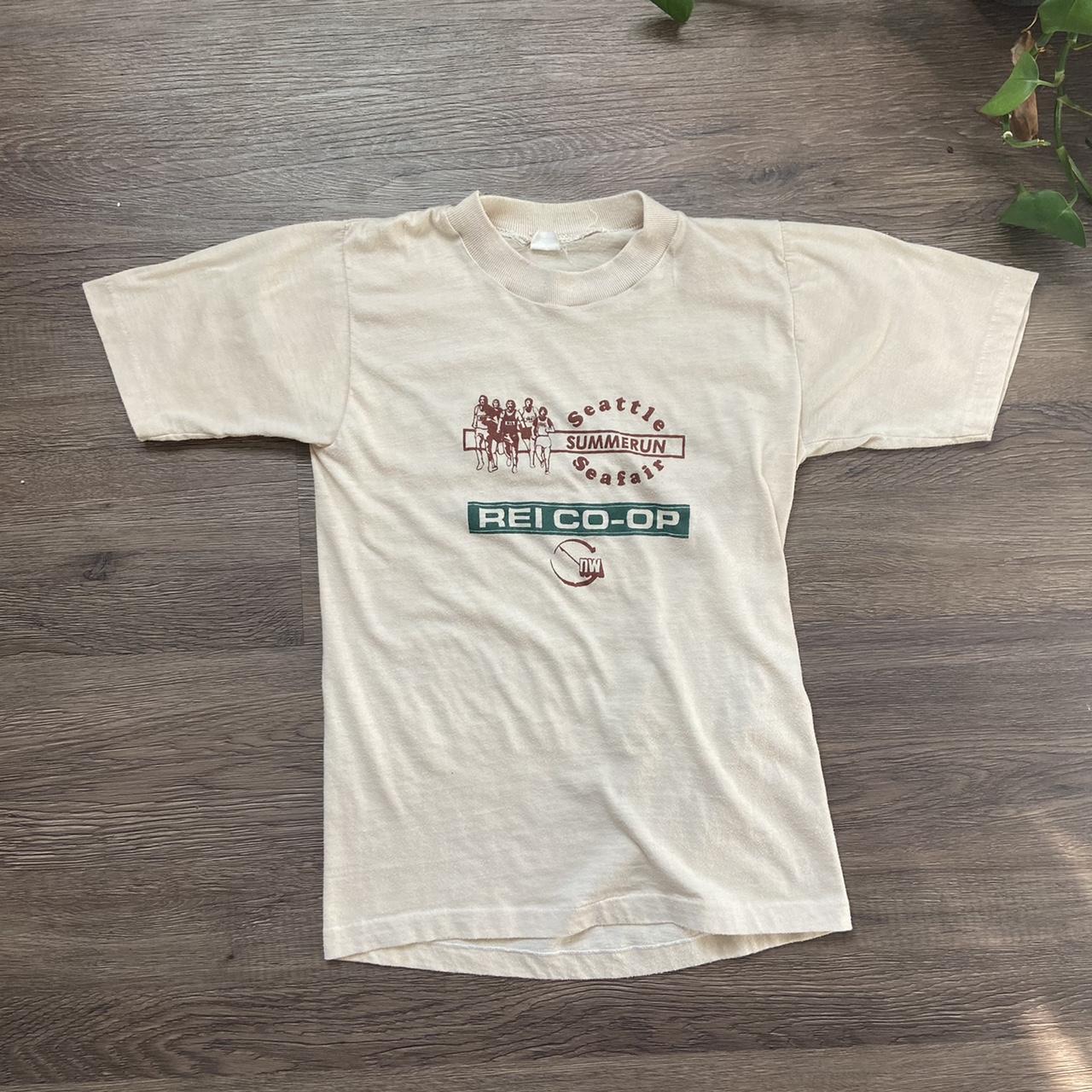 🔥🏃‍♀️VINTAGE SEATTLE RUNNING SHIRT🏃‍♀️🔥 -Vintage 70’s... - Depop