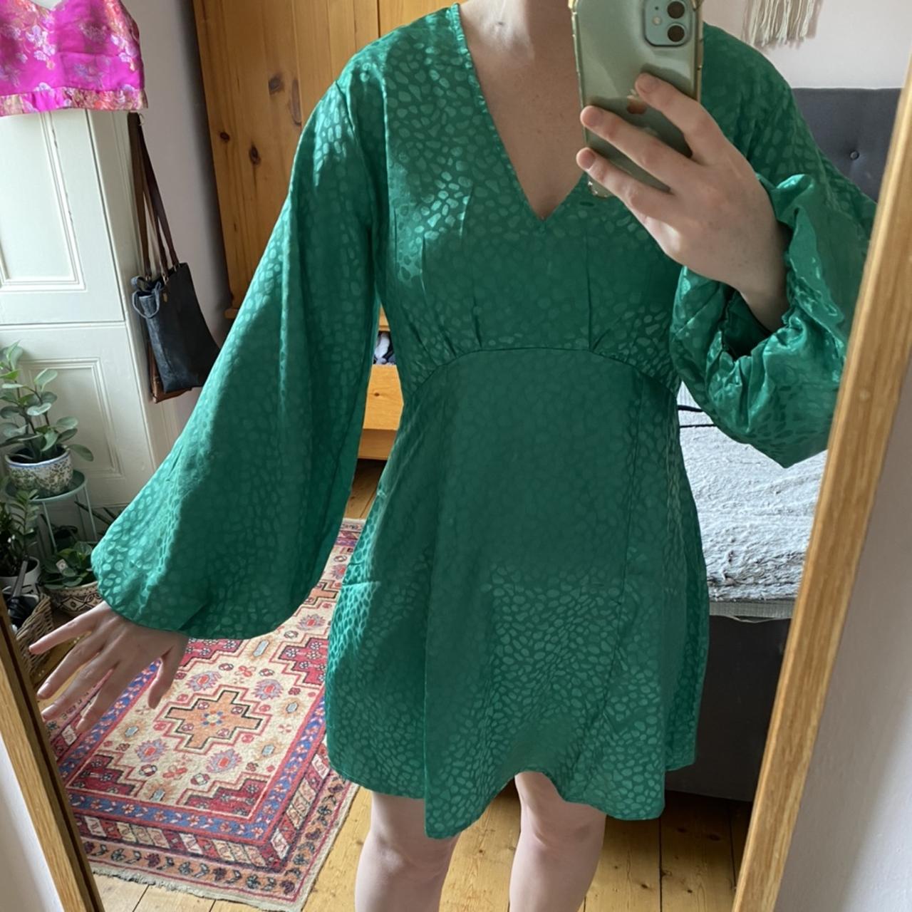 ASOS GREEN DRESS WITH LONG SLEEVES • silky... - Depop