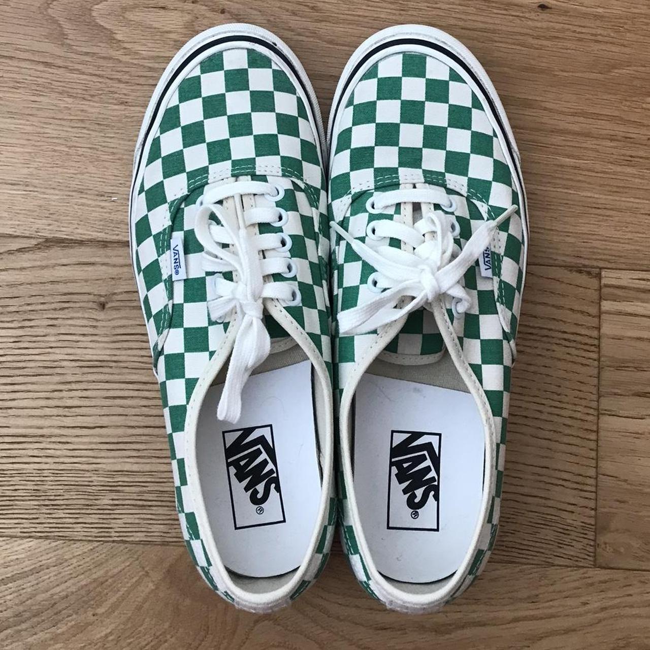 Vans Women's Green and Cream Trainers | Depop