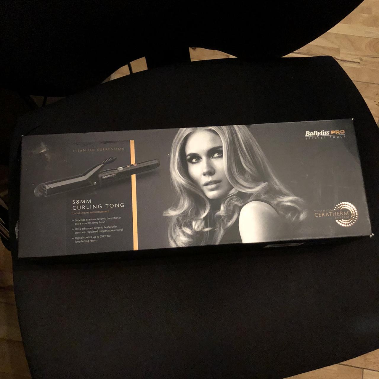 Babyliss pro 38mm curling tong Full working... | Depop