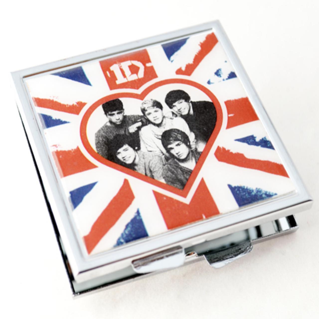 I Love 1D--One Direction Compact Mirror Mirror... - Depop