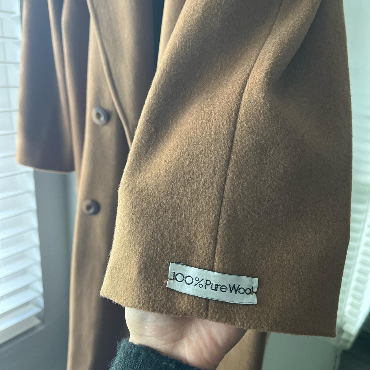 Casual corner wool coat - no stains - Depop