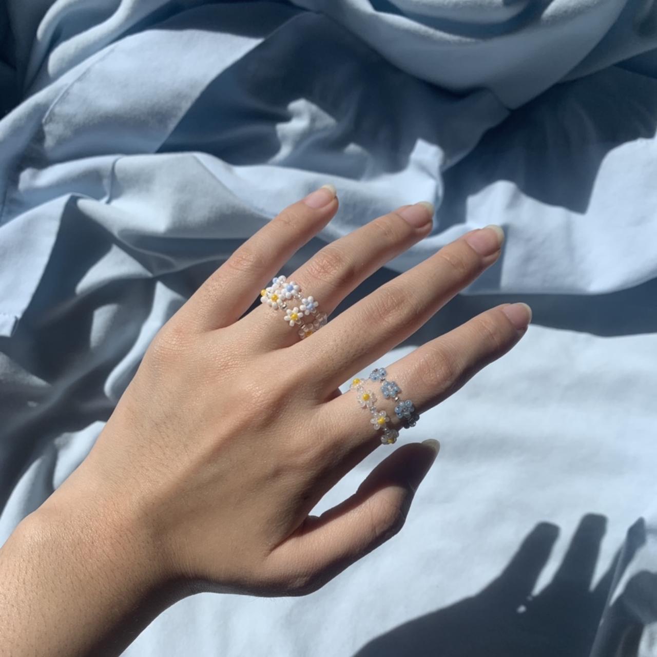 mini daisies ring - yellow x blue version - each... - Depop