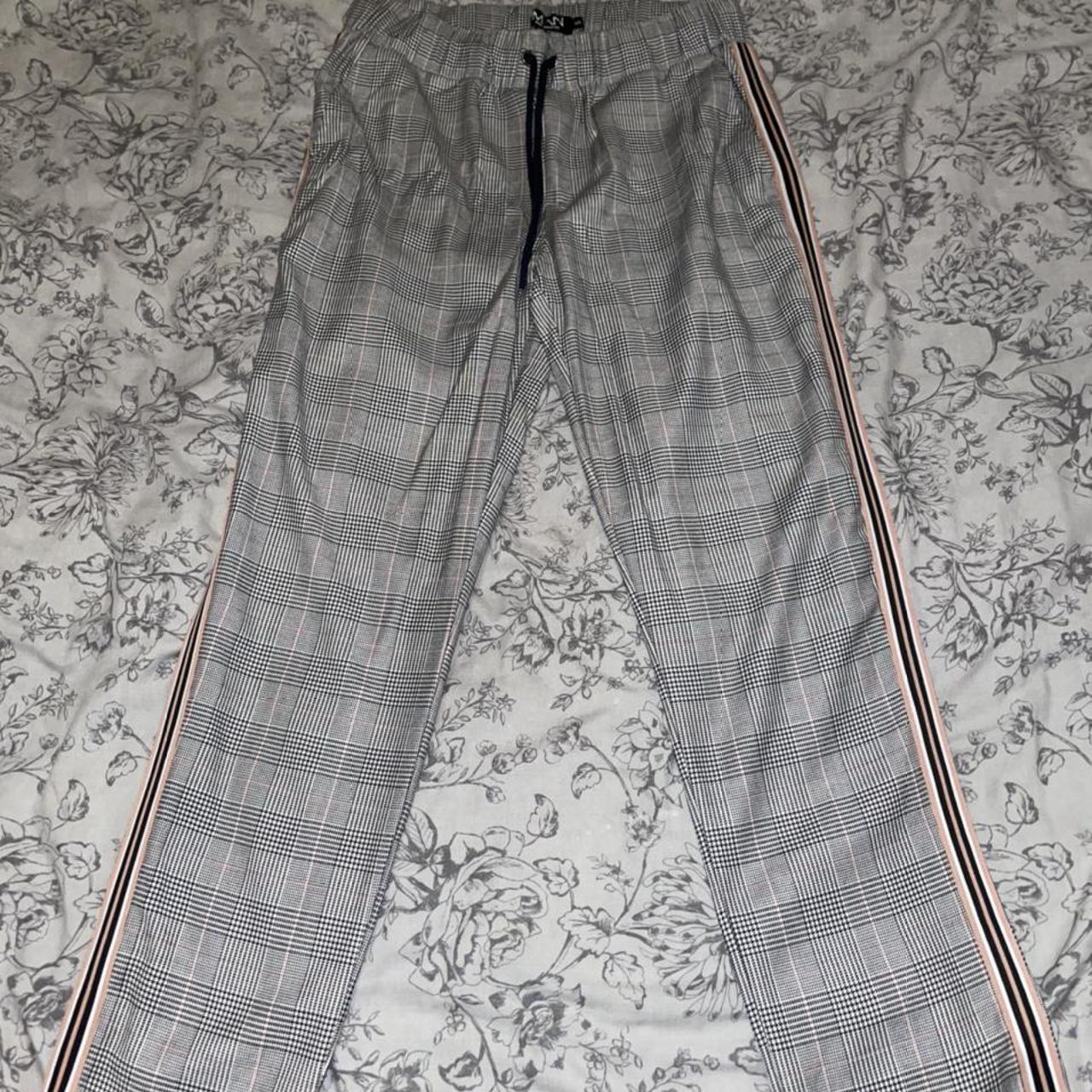 boohoo check jogger style, never worn - Depop