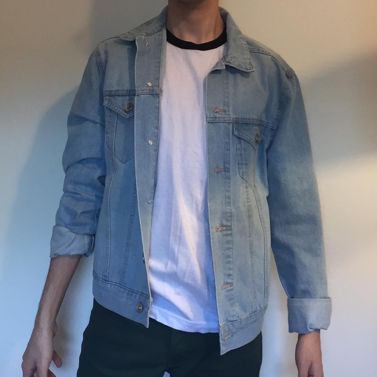 Awesome light wash denim jean jacket 😤🤡😎👏🏼💯 has a... - Depop
