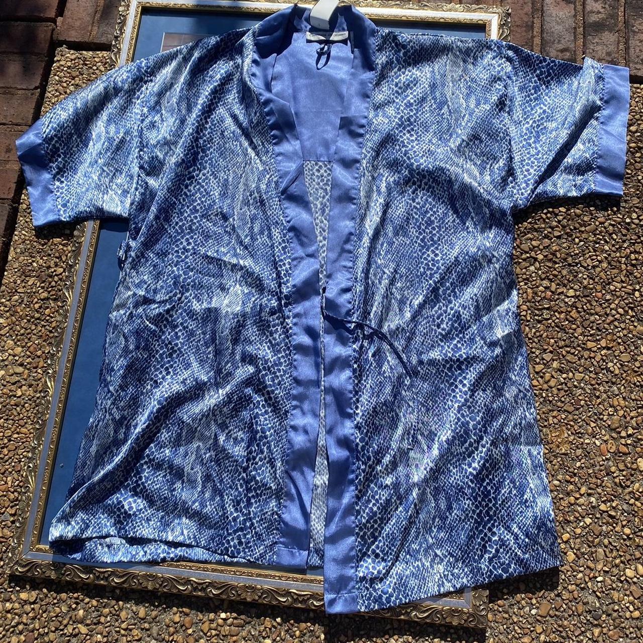 Vintage Contessa Di Roma silky robe Blue snakeskin... - Depop