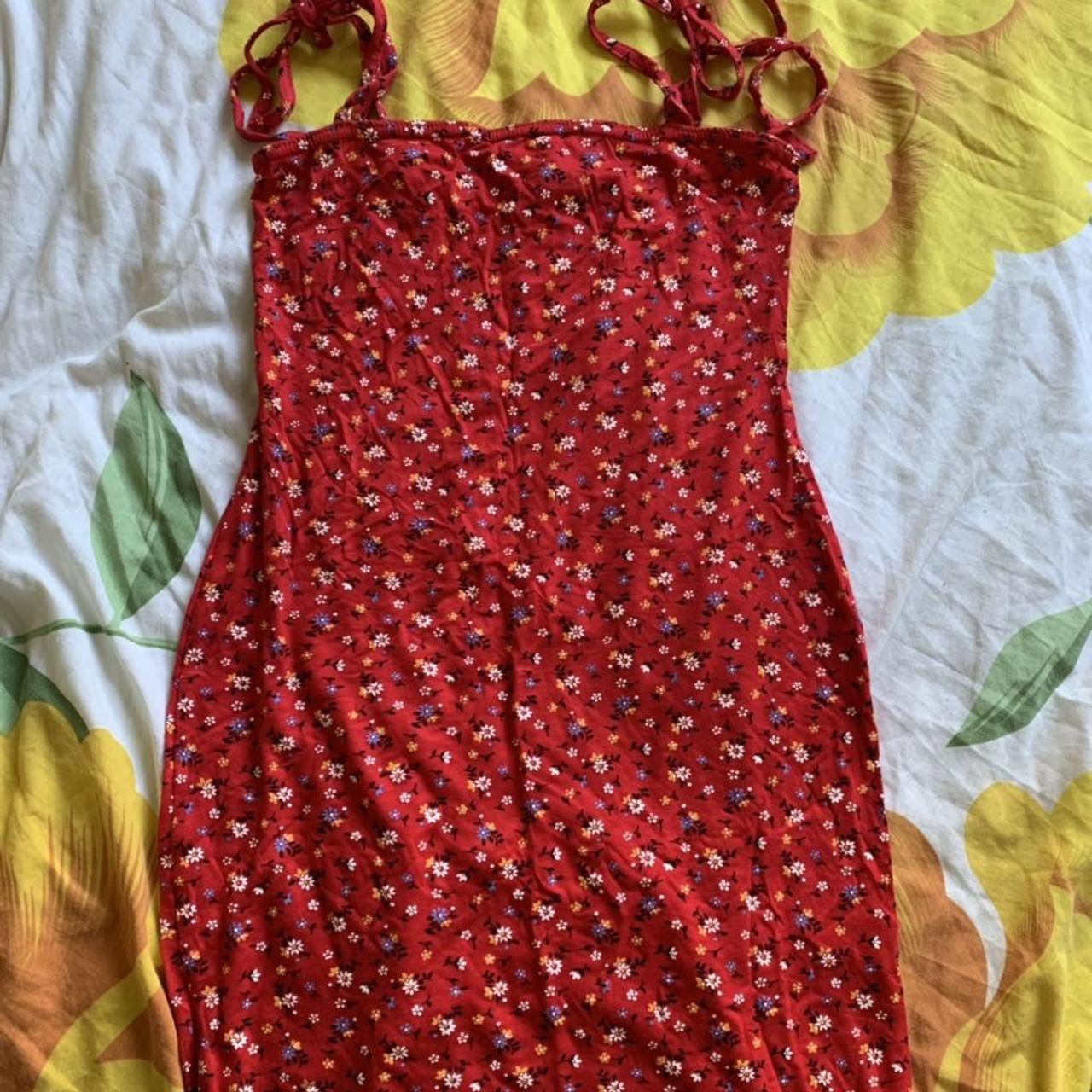 Gorgeous red flower dress Very flattering and... - Depop