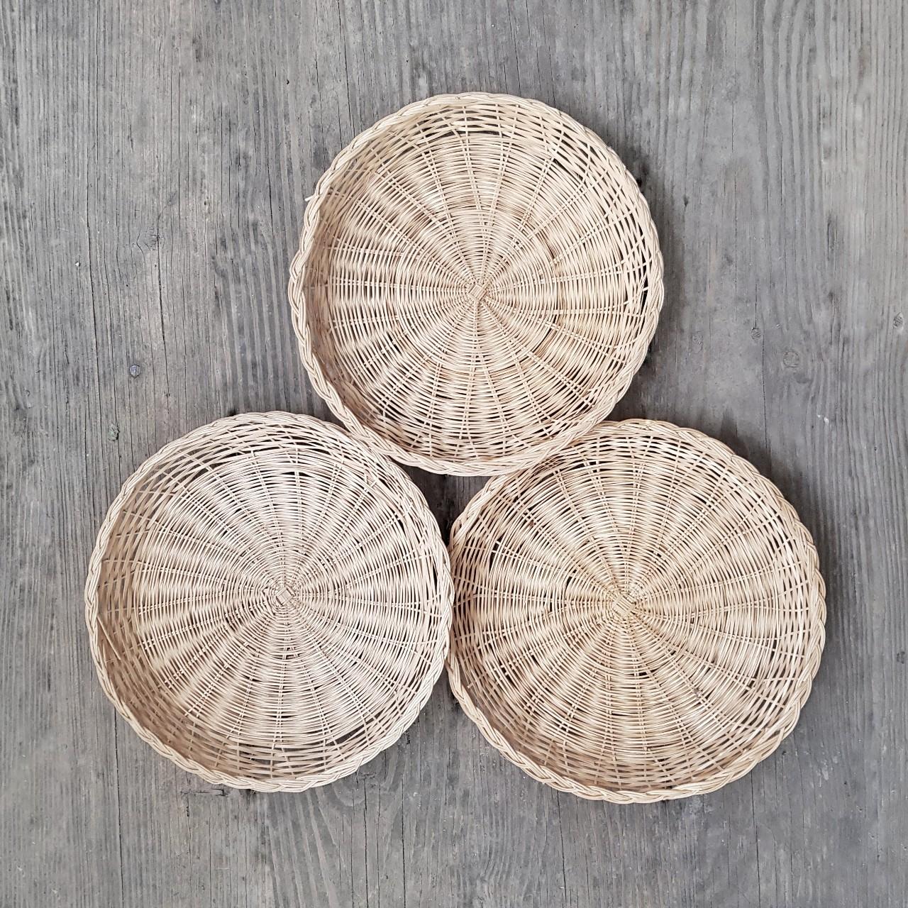 🌾 RATTAN BASKET PLATES 🌾 Vintage woven wicker... - Depop