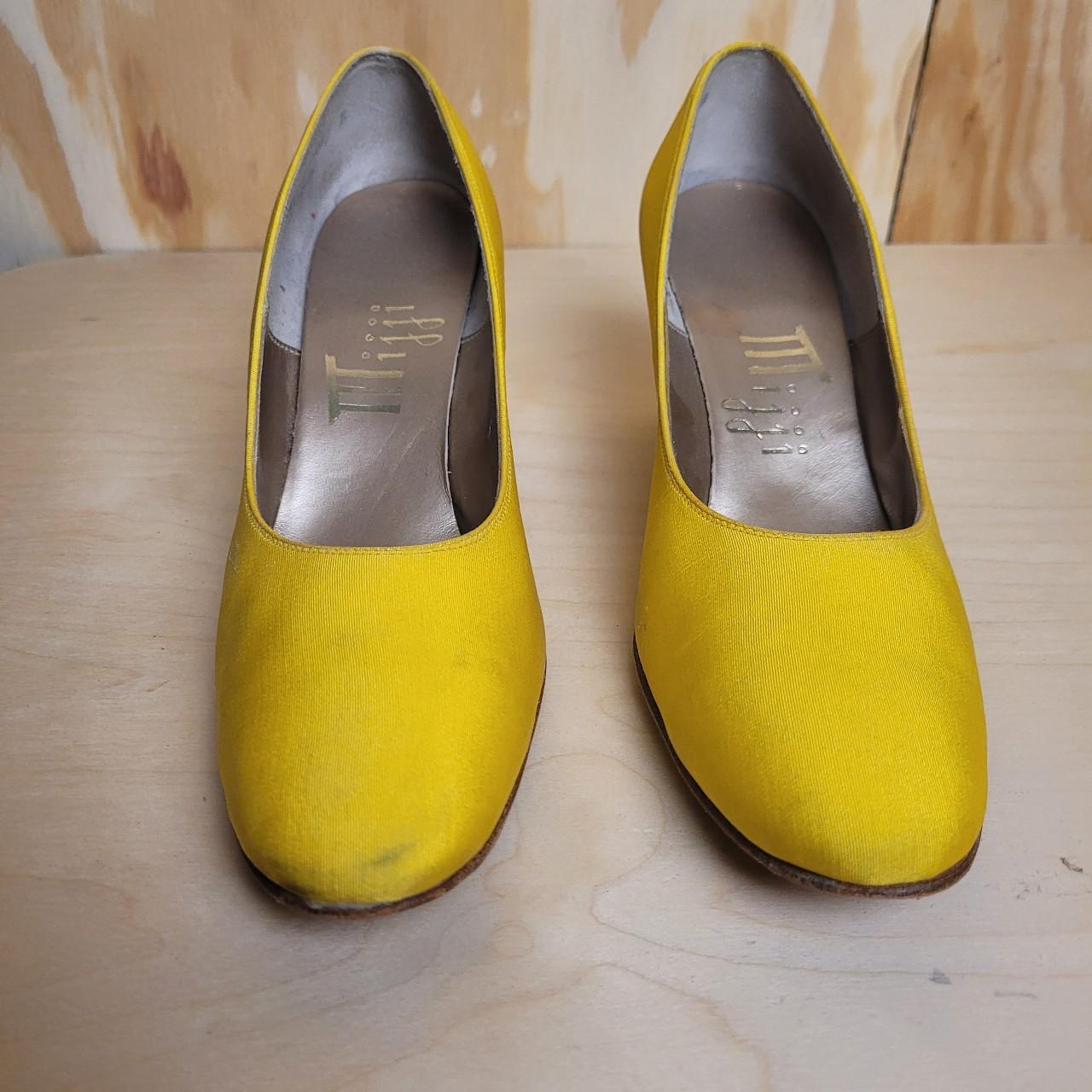 Women's Yellow Courts | Depop