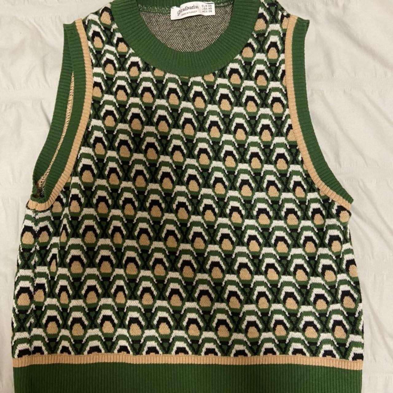 STRADIVARIUS green patterned sweater vest • lovely... - Depop