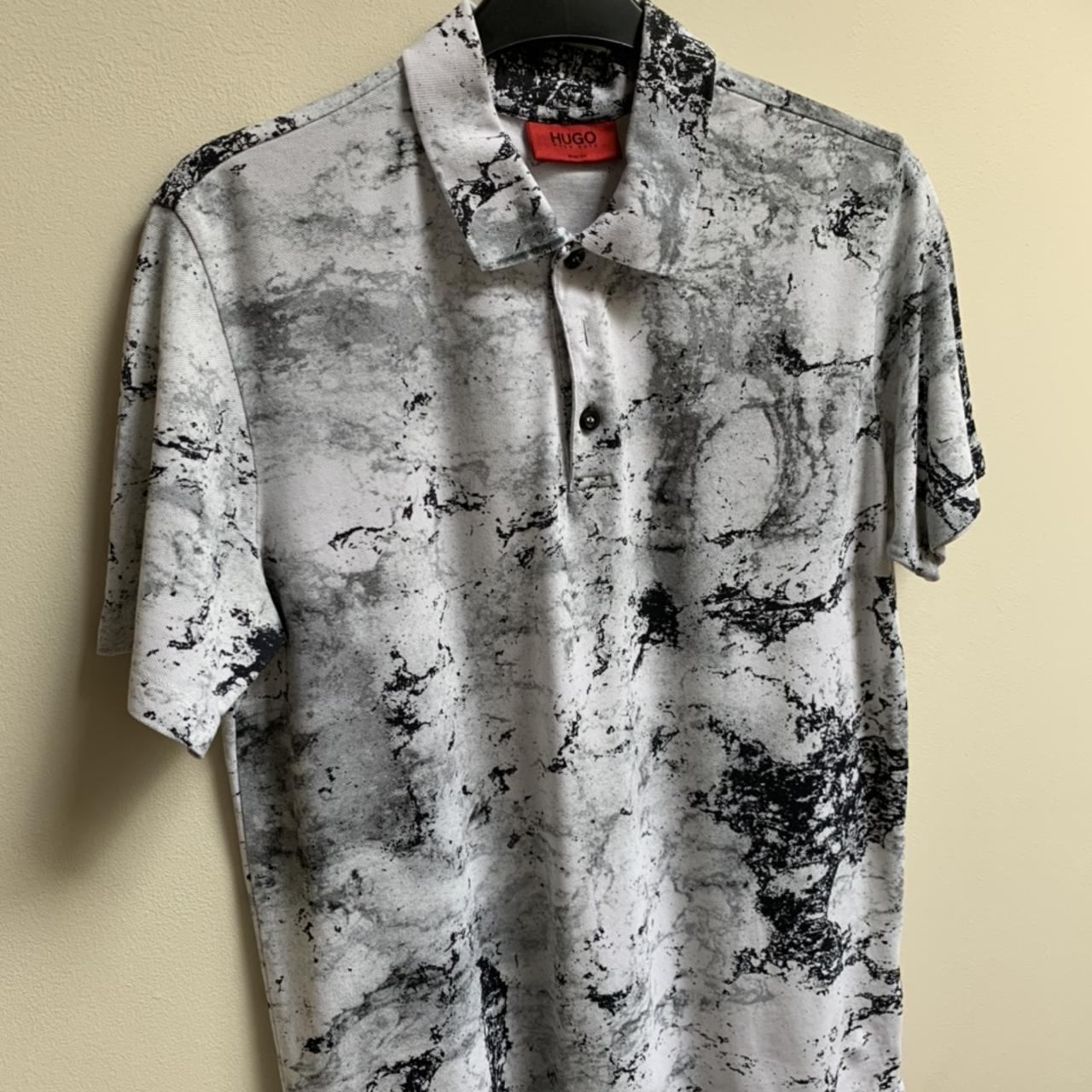 Hugo boss polo shirt worn once Men’s size small... - Depop