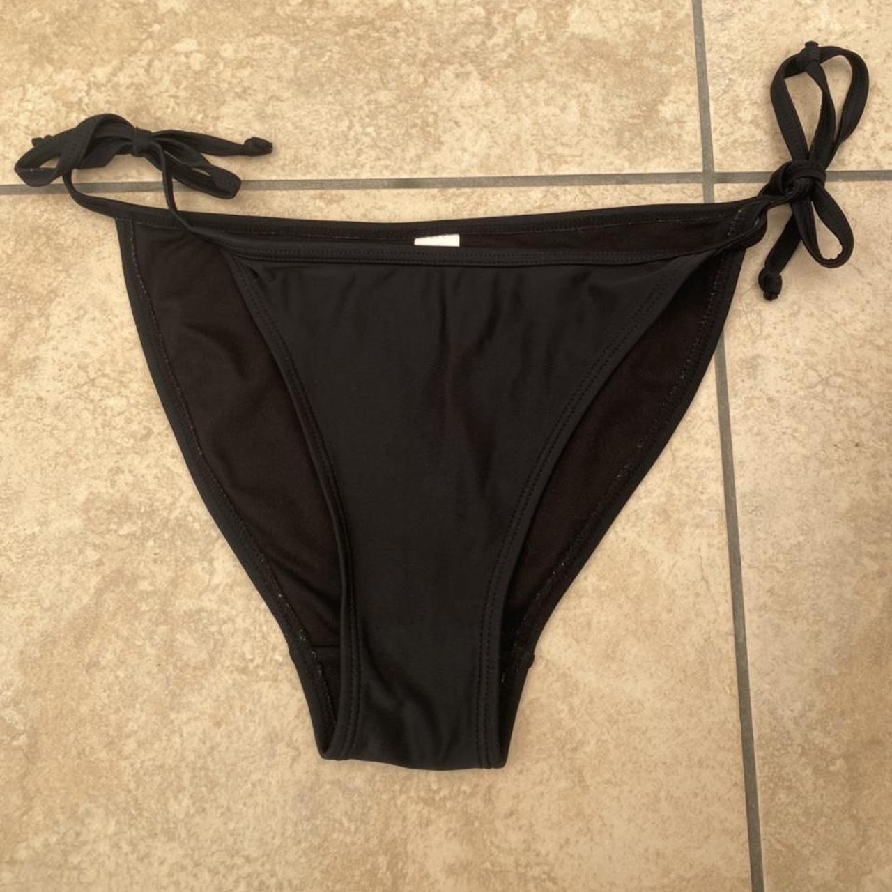 New look black cheeky fit bikini bottoms, never worn - Depop