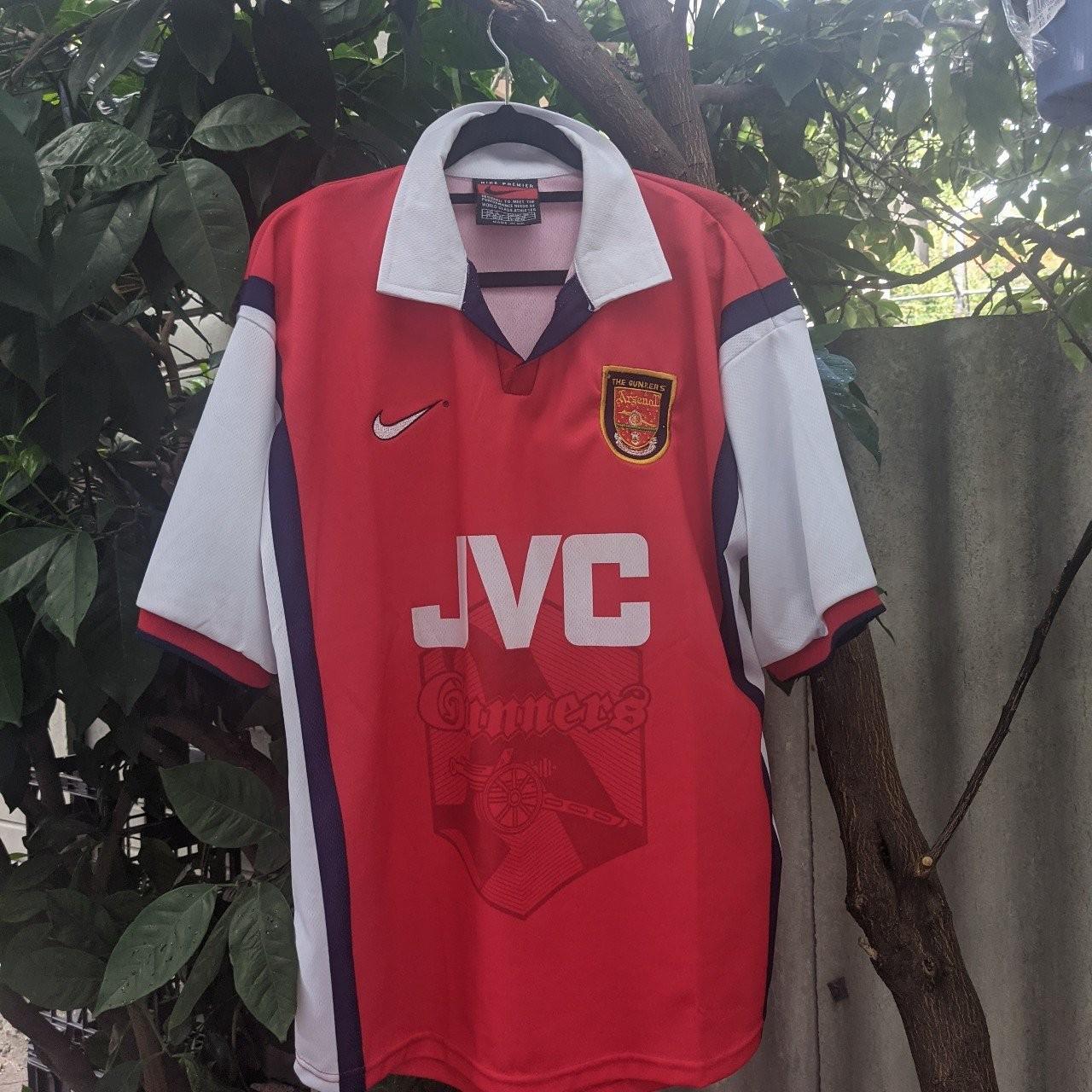 Arsenal 98/98 Home Kit XL small hole in... - Depop