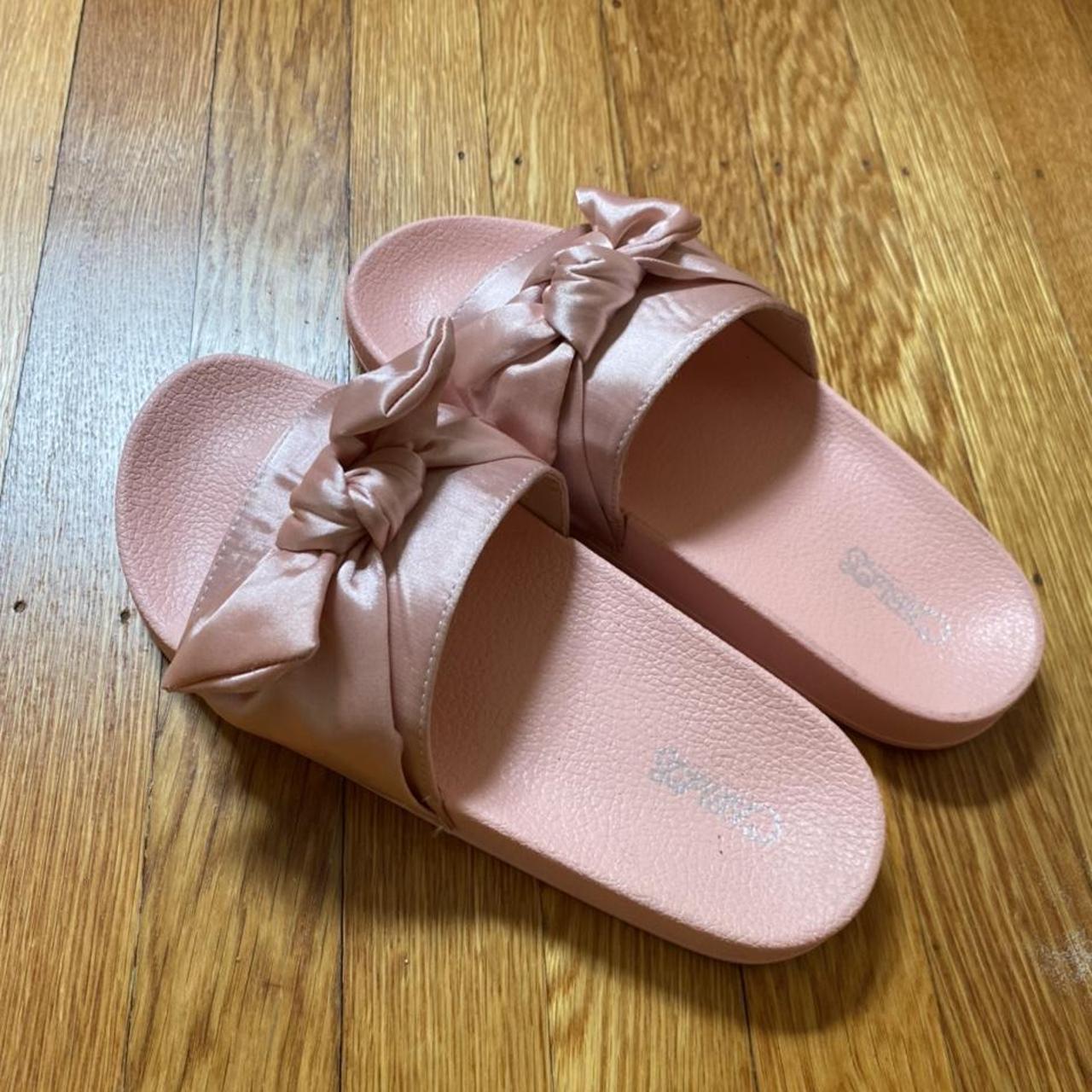 Carlos by Carlos Santana Women's Pink Slides | Depop
