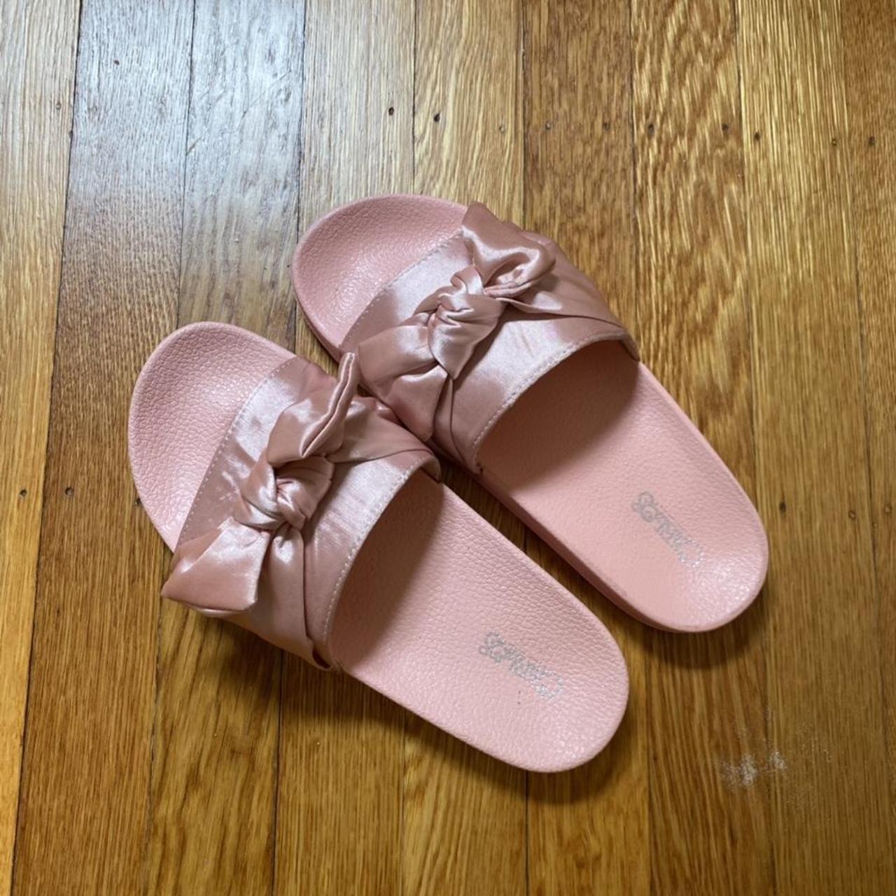 Carlos by Carlos Santana Women's Pink Slides | Depop