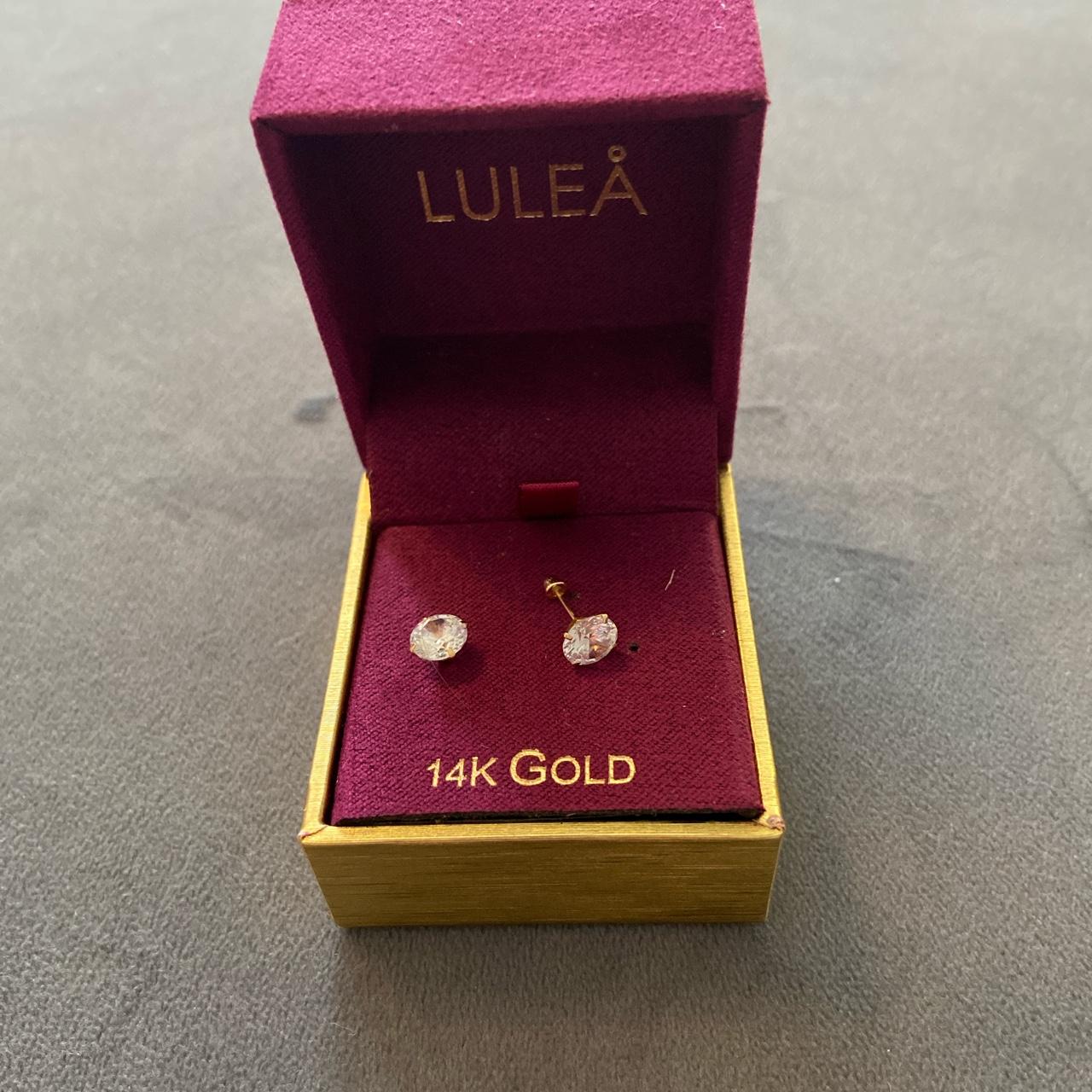 Luleå 14k gold stud earrings with screw on back.... - Depop
