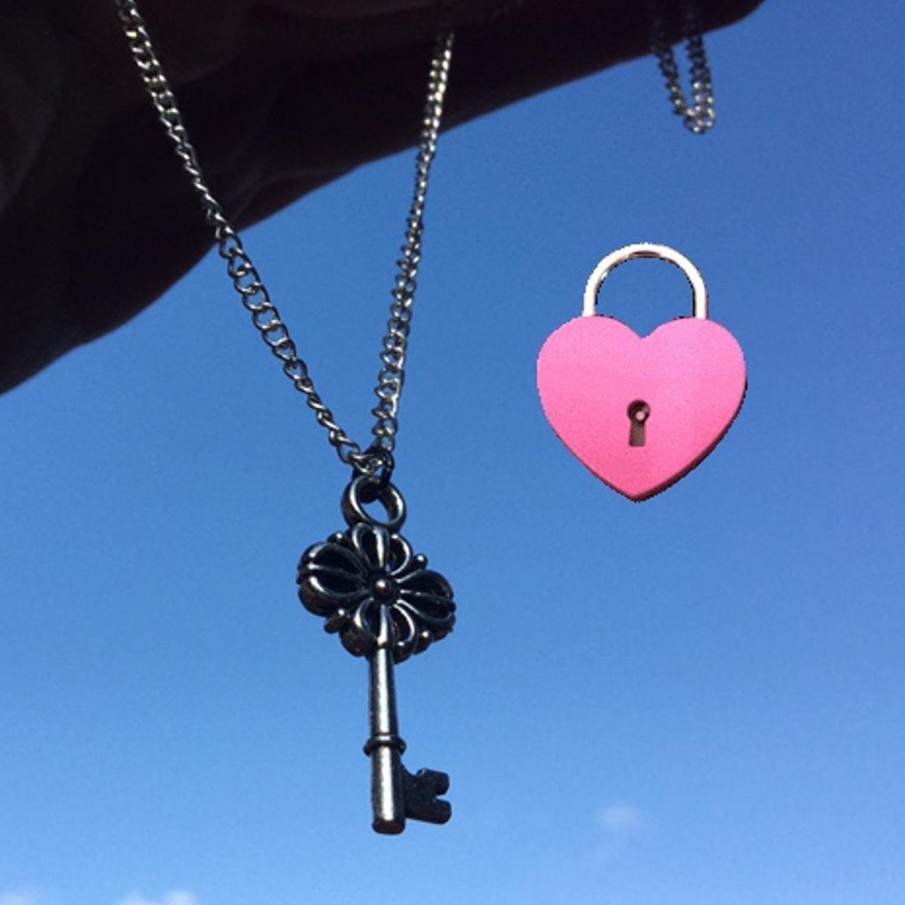 🧷CUTE KEY PENDANT🧷 📏Necklace Length: 16“📏 🍭Will be... - Depop