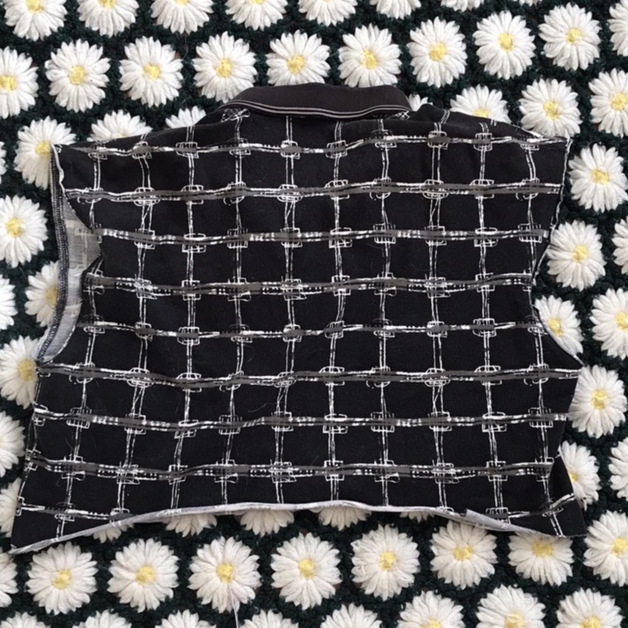 Hugo Boss raw hem cool patterned crop top - Depop