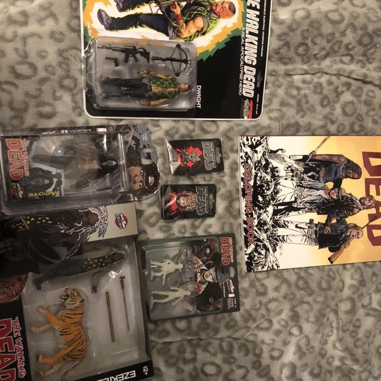 The walking dead comic book figure bundle 🔥... - Depop
