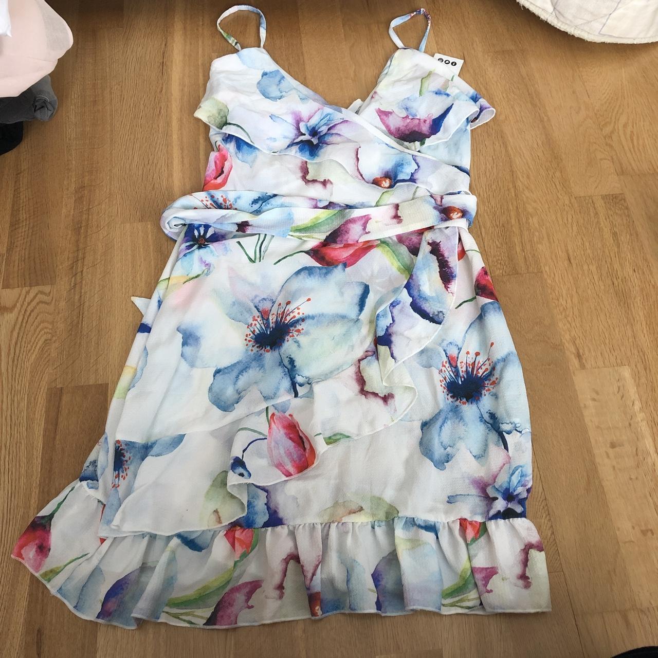 Boohoo white floral wrap front dress size 8 Brand... - Depop