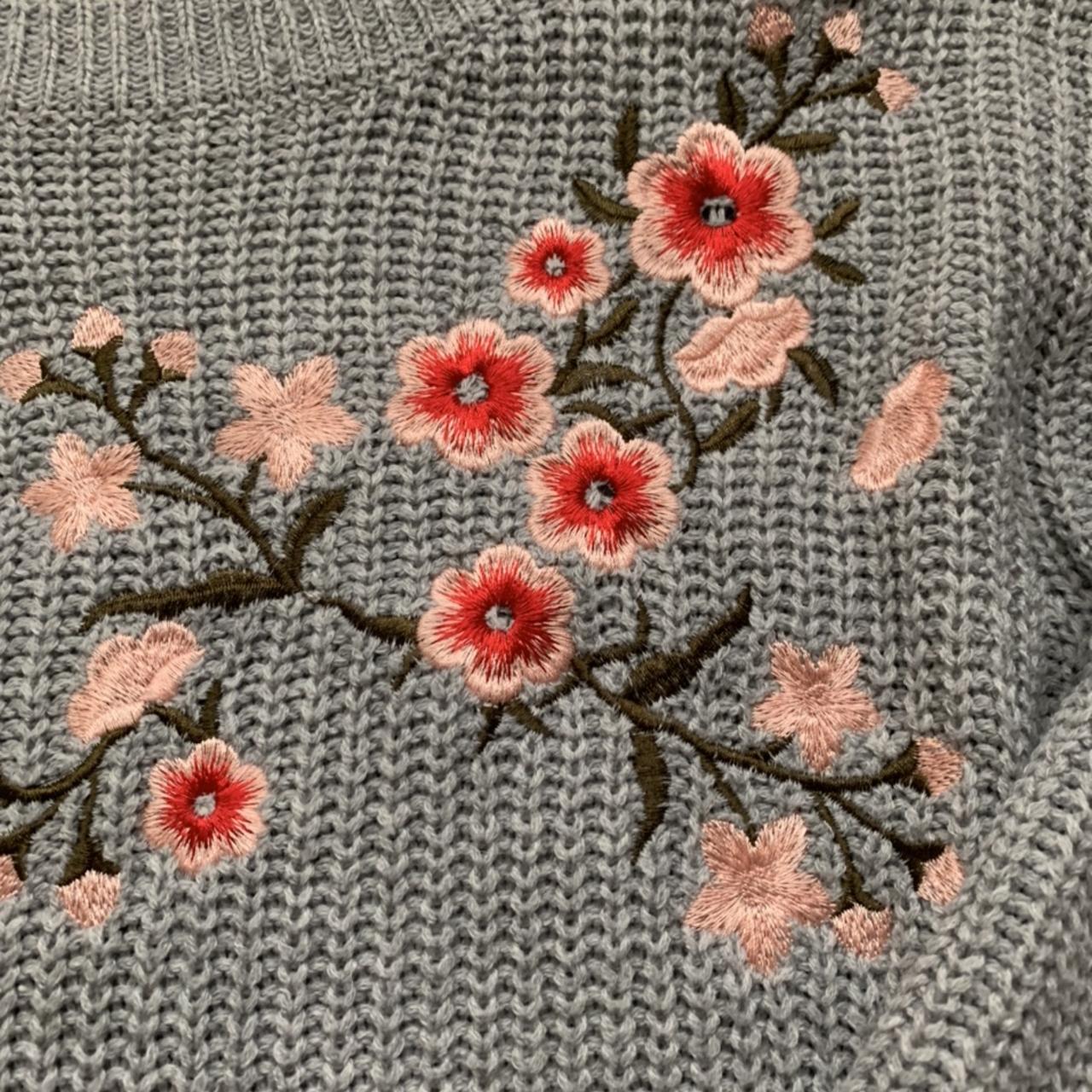 🤍free shipping🤍 gorgeous grey floral knitwear jumper... - Depop