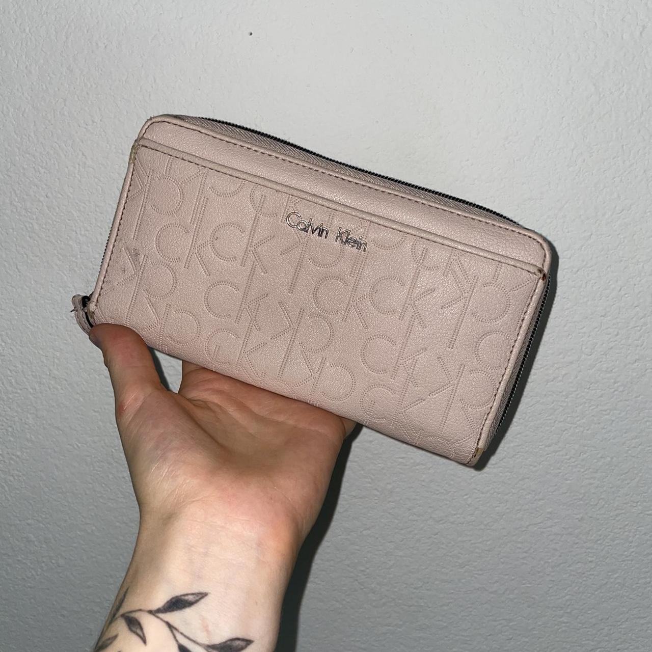 Calvin Klein Women's Wallet-purses | Depop