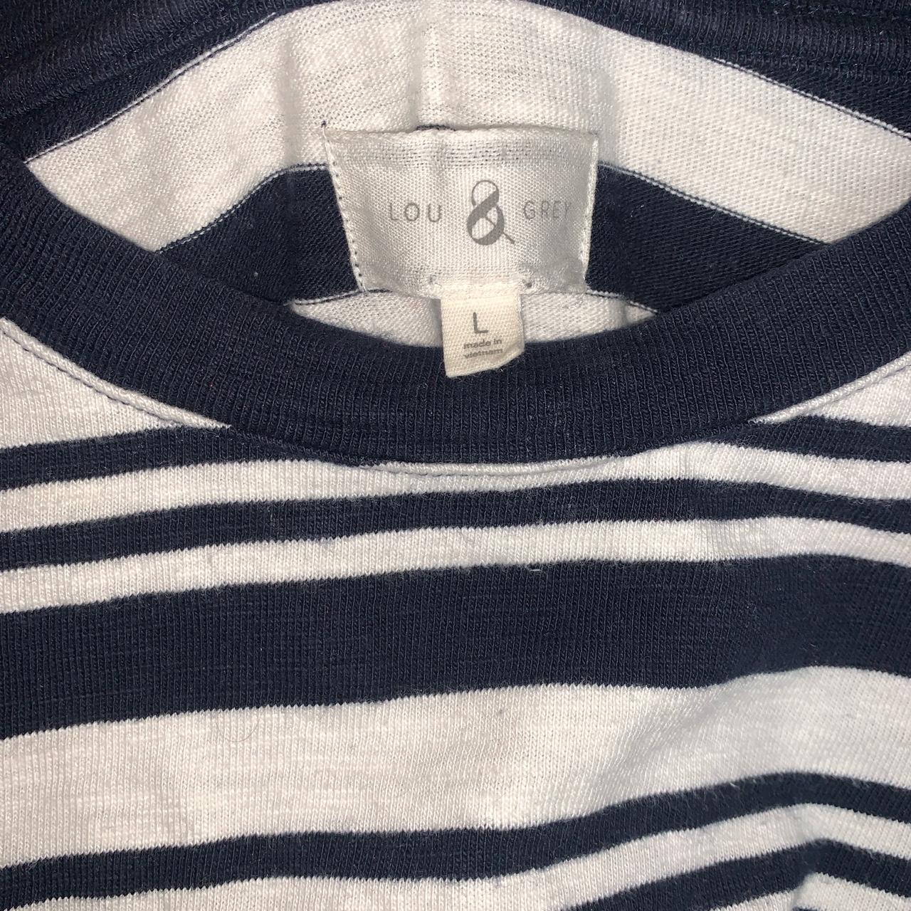 Women’s Lou & Grey Crop shirt Size: Large (can fit... - Depop