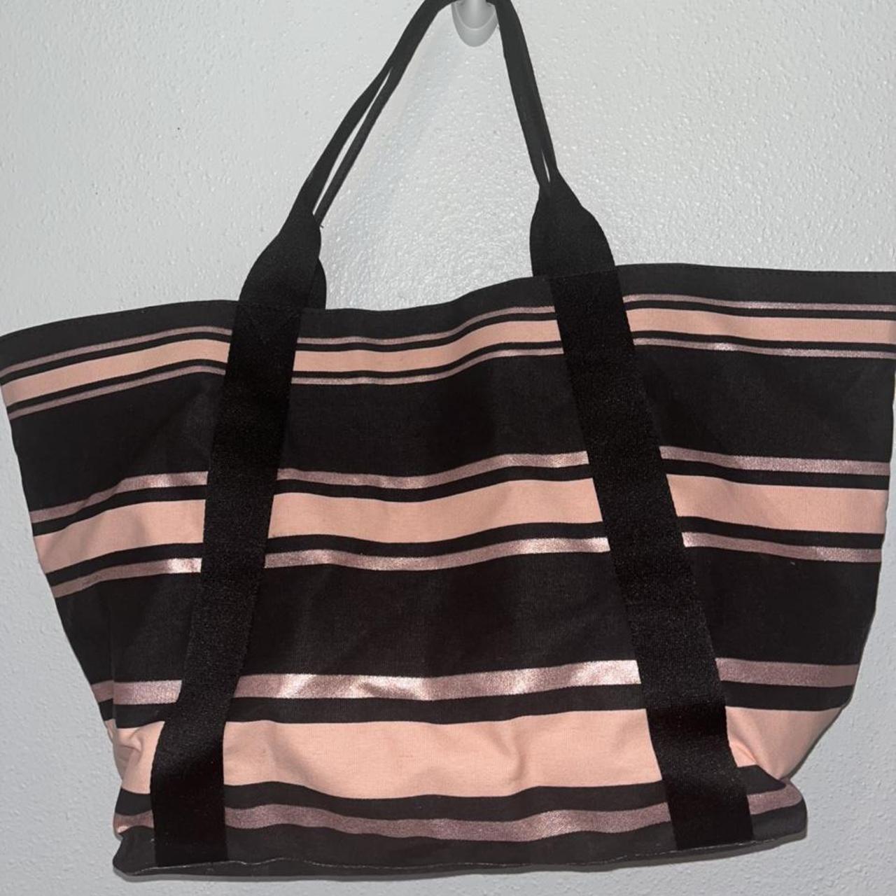 🎀brand new Victoria Secret Overnight Bag🤍 Modern... - Depop