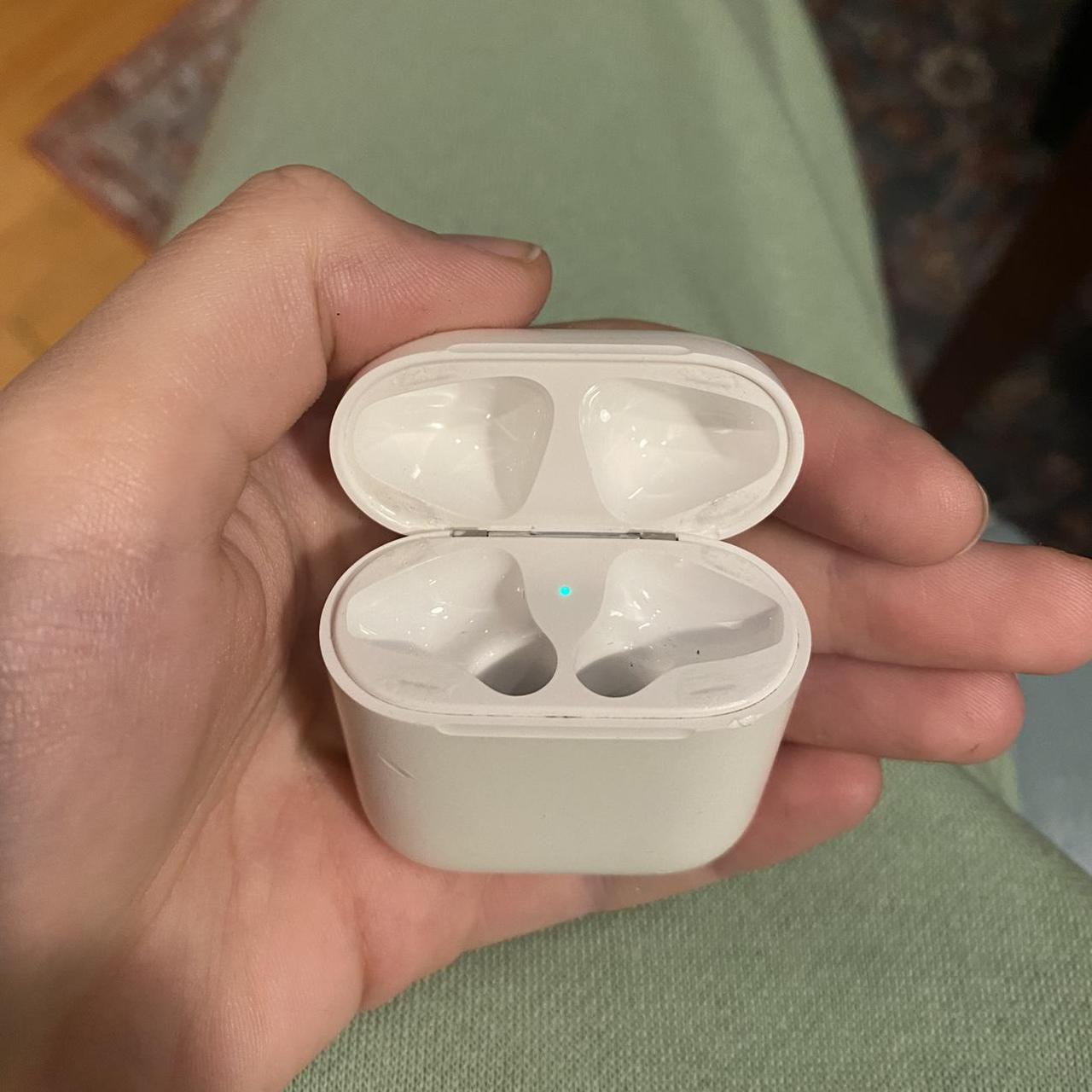 real earpods case from apple! works, slight scuffs... - Depop