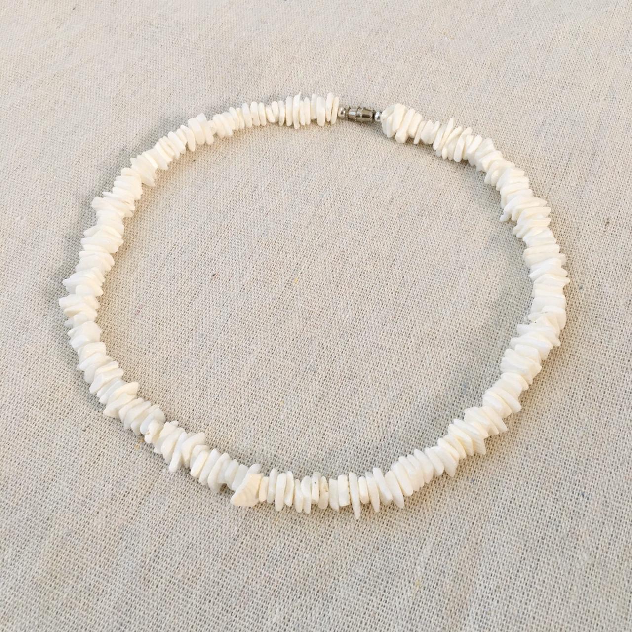 Vintage 90s White Puka Shell Necklace • Excellent... - Depop