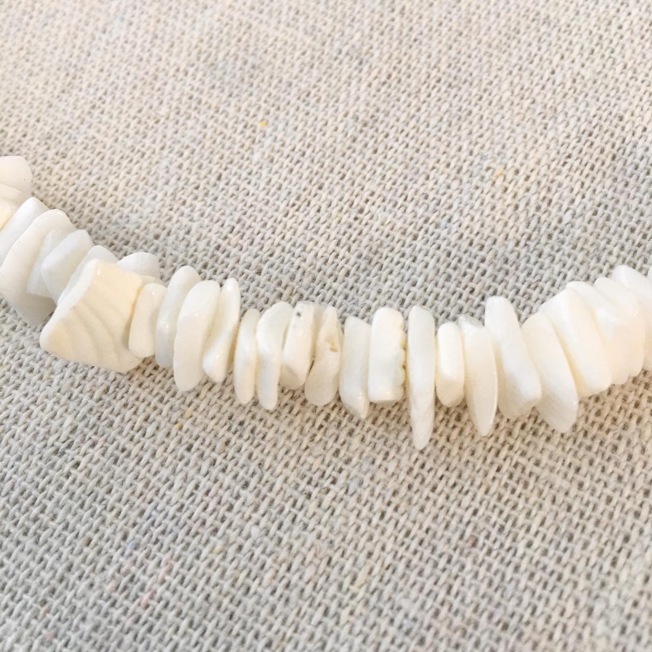 Vintage 90s White Puka Shell Necklace • Excellent... - Depop