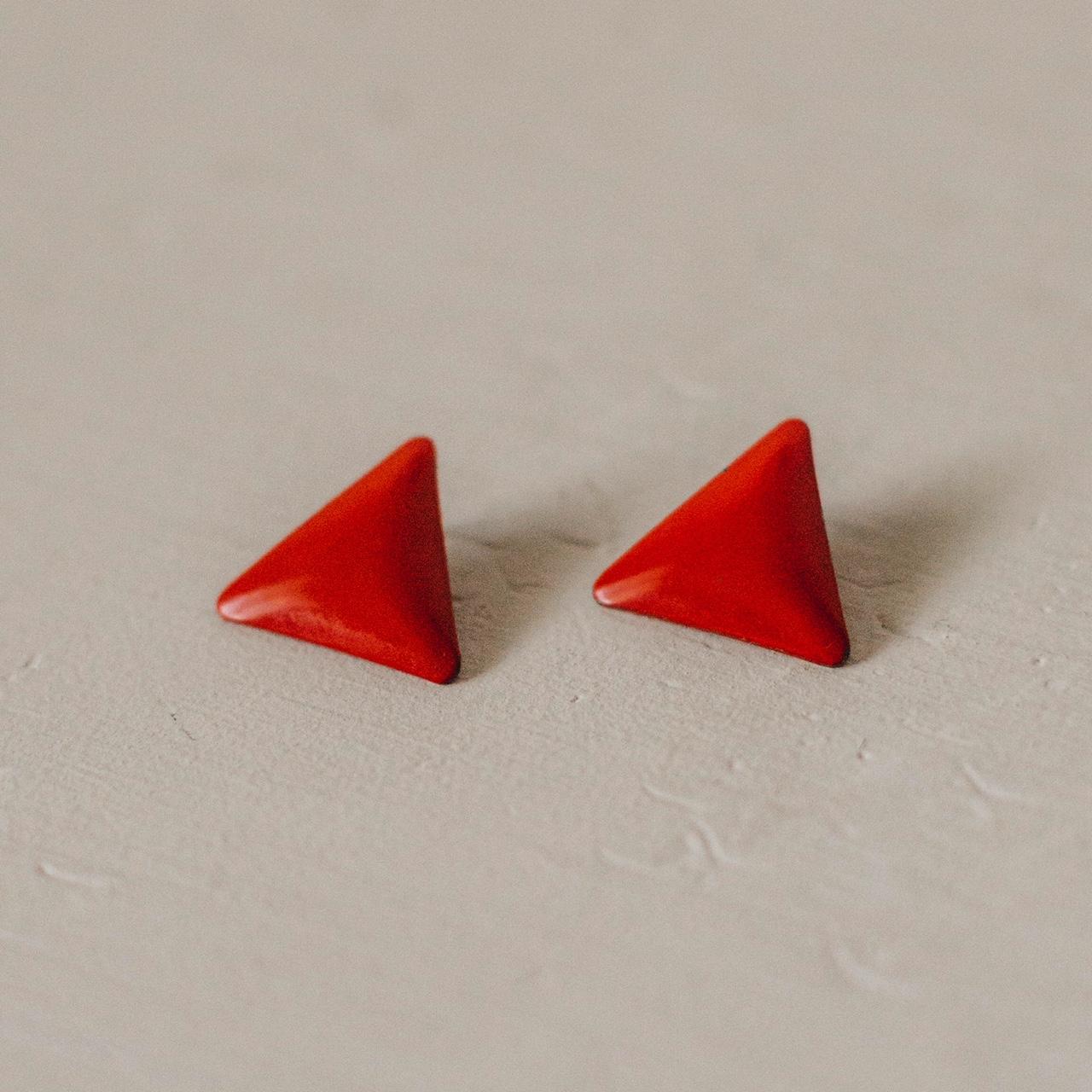 Vintage 1980s Red Triangle Metal Earrings • Good... - Depop