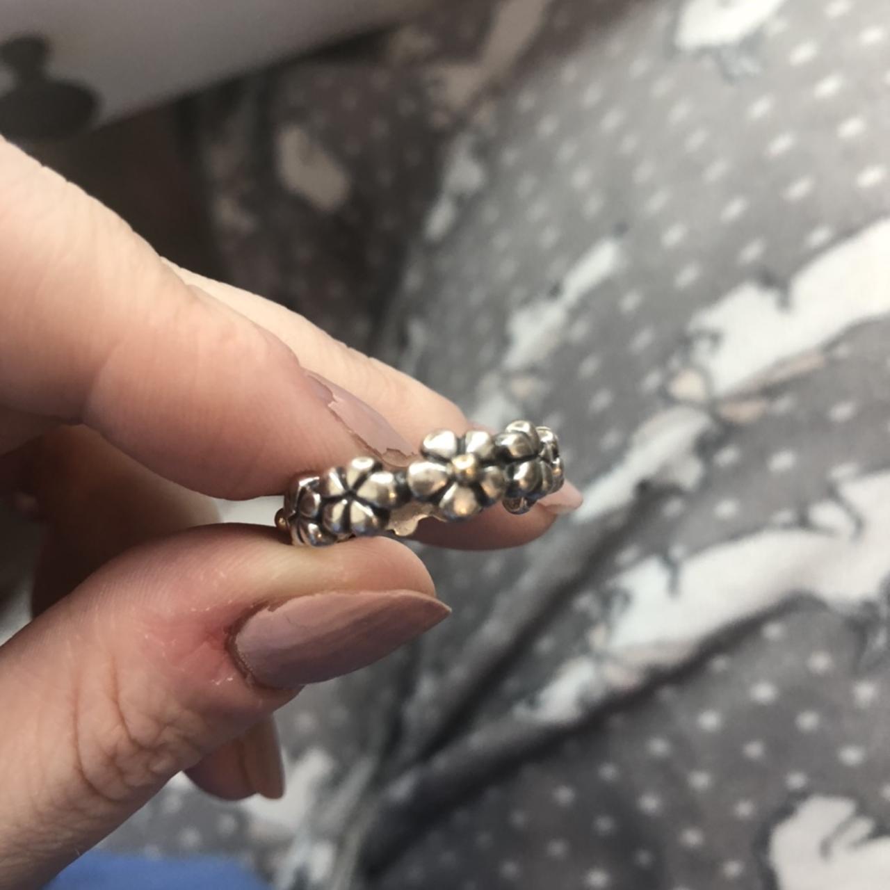 Pandora silver and gold OG discontinued daisy ring... - Depop