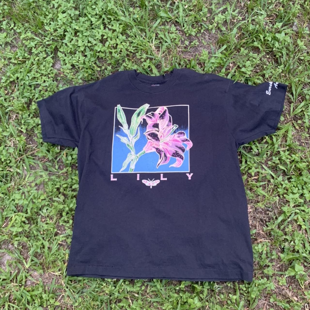 Vintage 90’s Lily Flower tee, Made in USA, single... - Depop