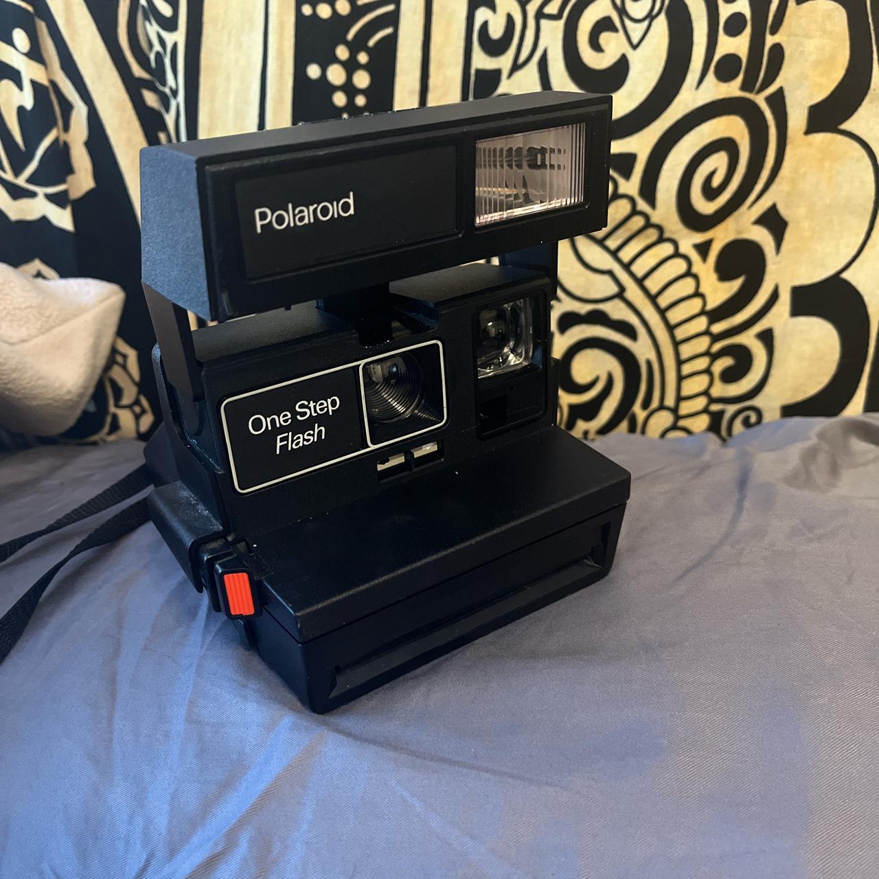 Easy portable vintage Polaroid camera Folds down... - Depop