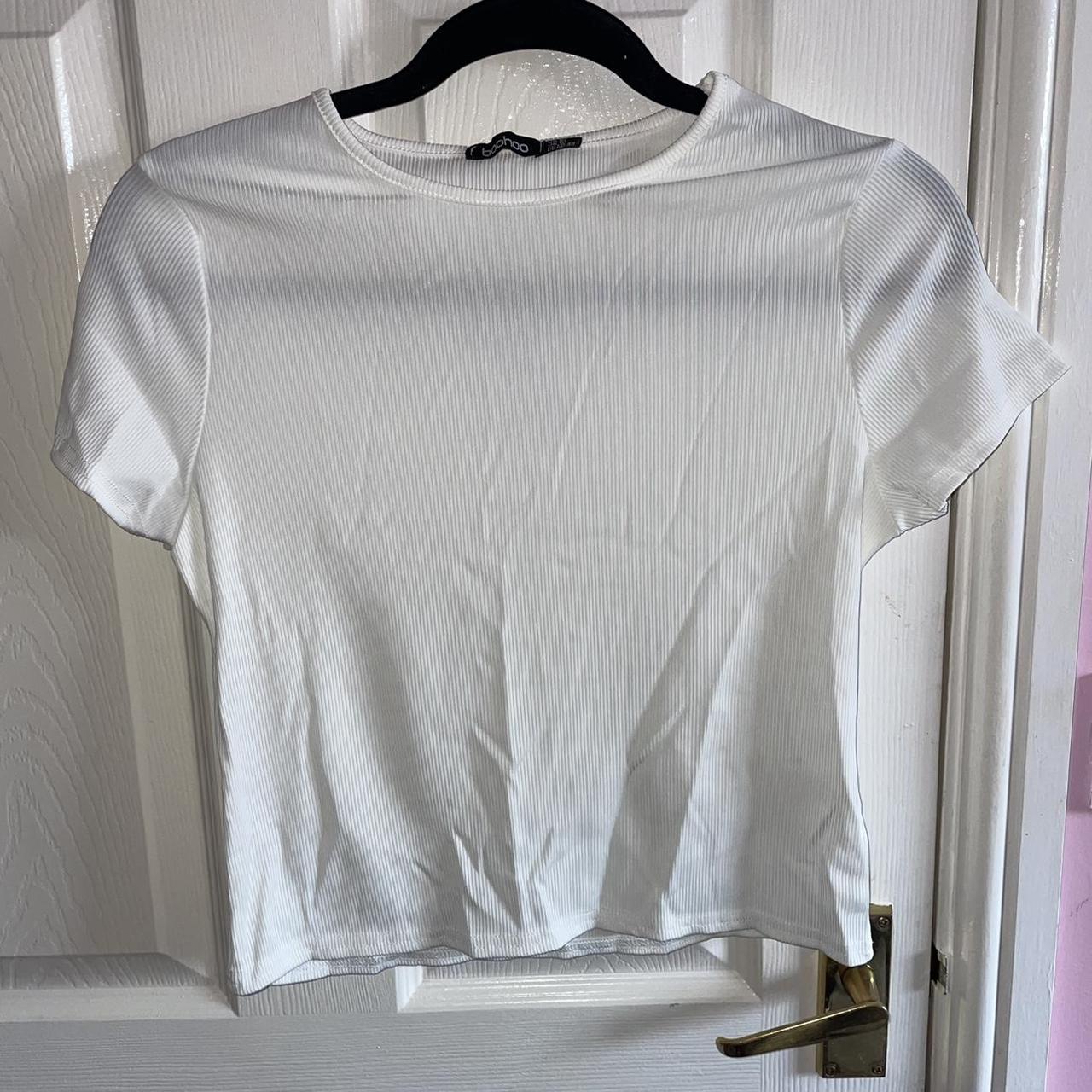 Boohoo Women's White T-shirt | Depop