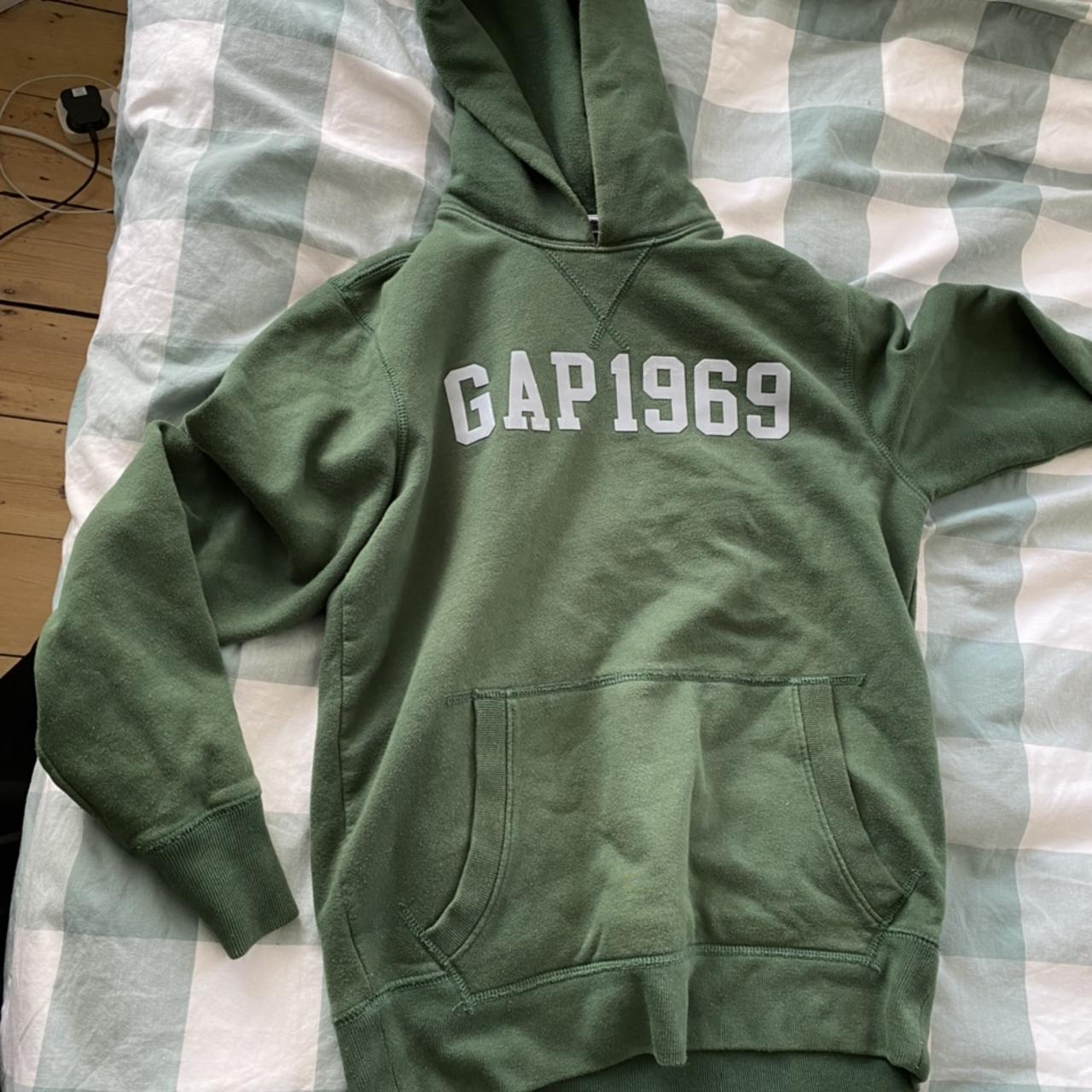 Gap green hoddie Size S - Depop
